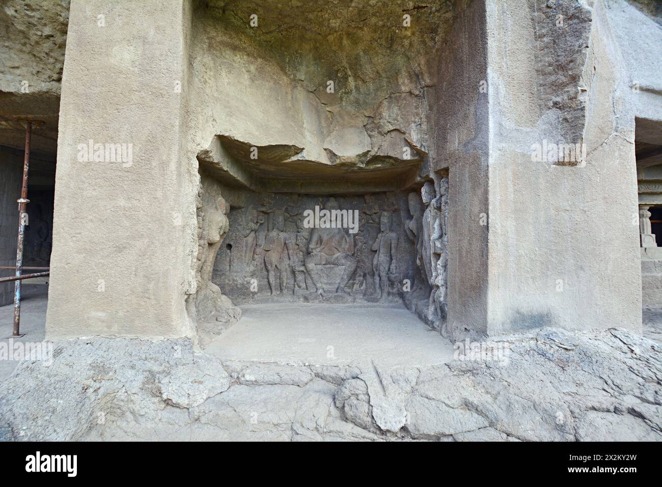 Ellora Caves : Buddhist Cave. No 4 A small independent shrine number 4 ...