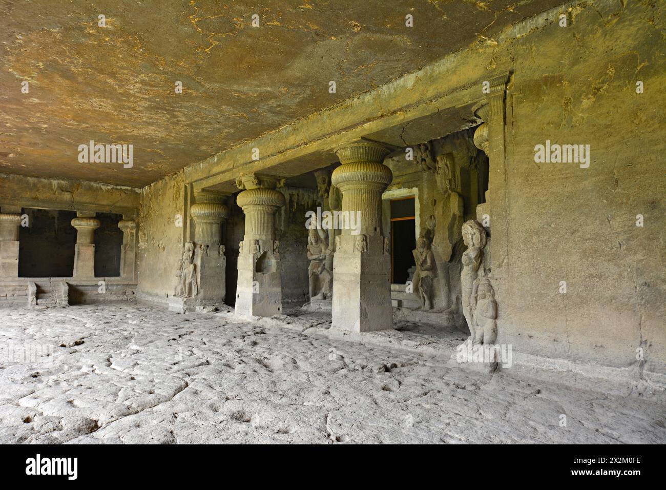 Ellora Brahmanical Caves: Cave No 26 General-View of the main hall ...