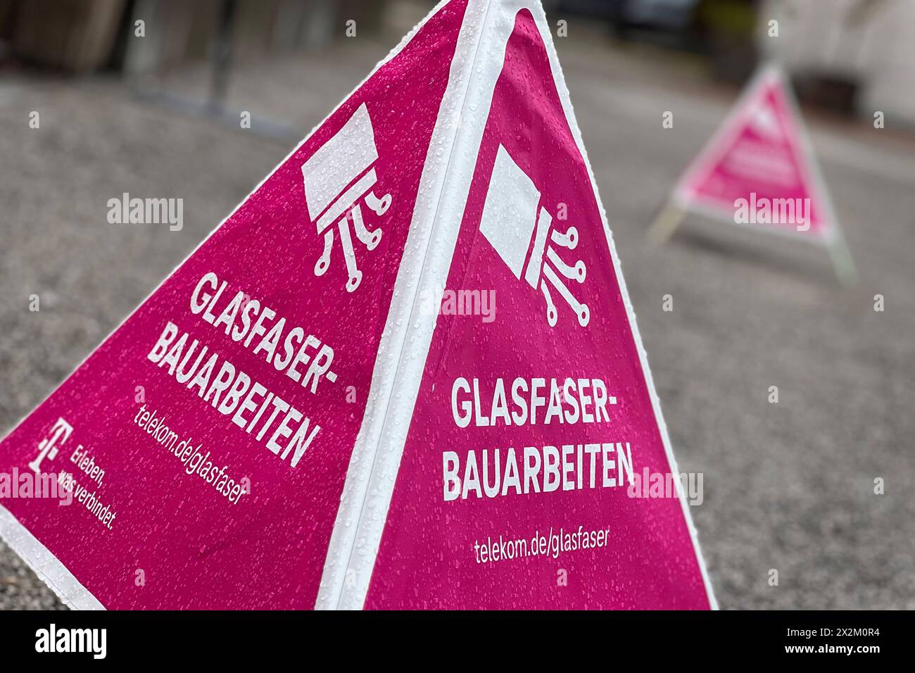 Telekommunikation:Glasfaser Bauarbeiten der Telekom. Glasfaserausbau ...