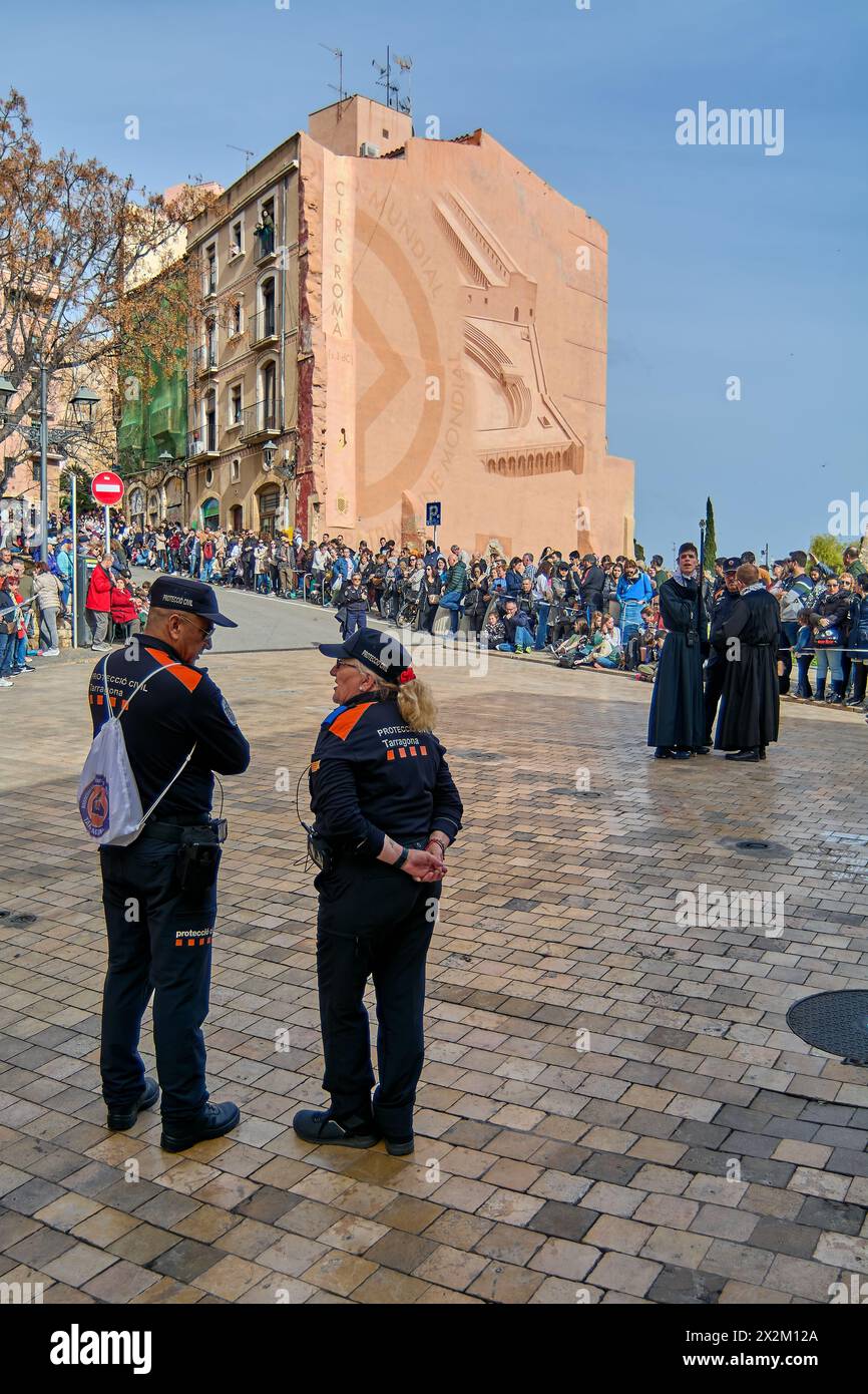 Uniformed officers overseeing hi-res stock photography and images - Alamy