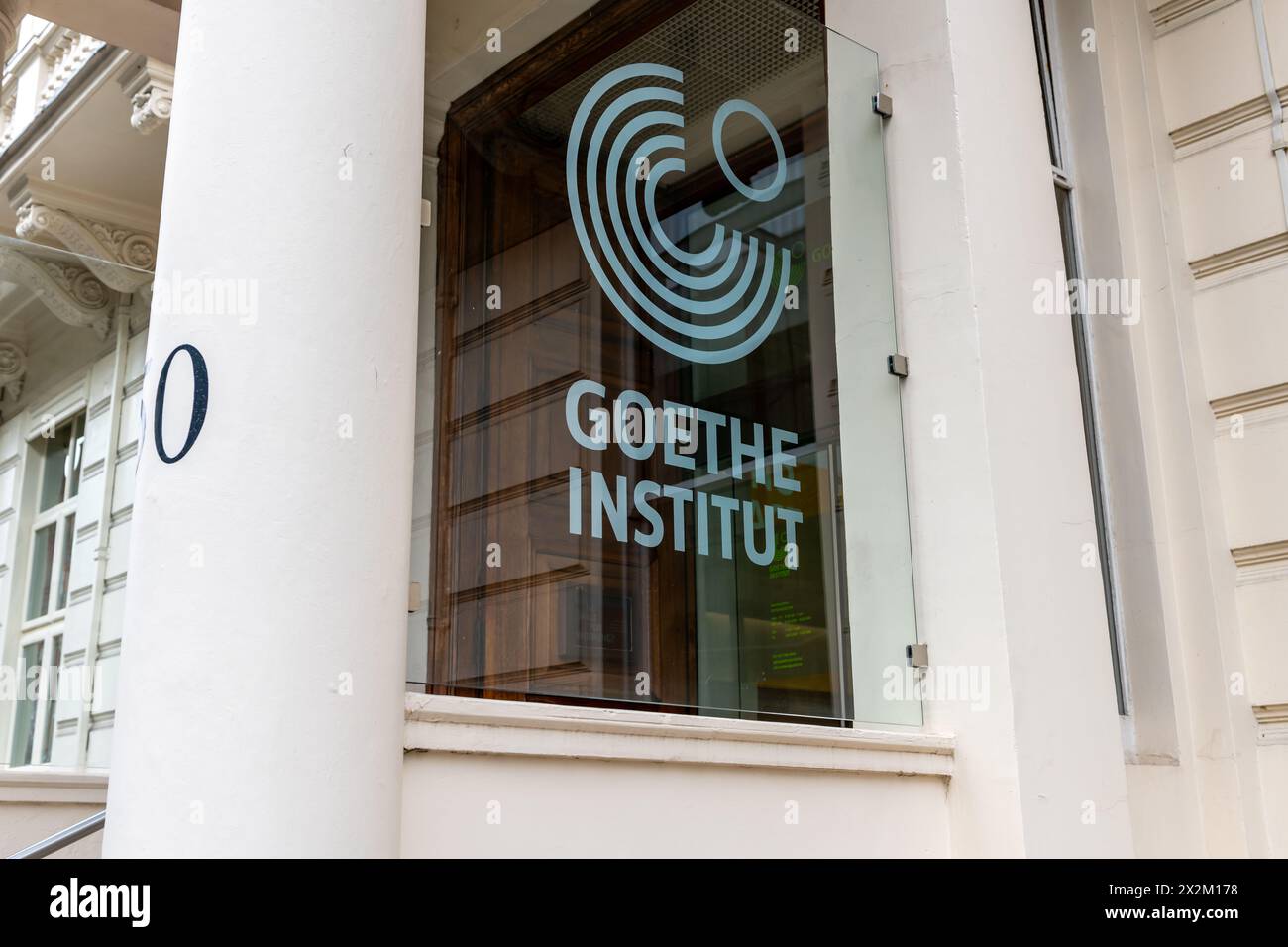 Study abroad signage hi-res stock photography and images - Alamy