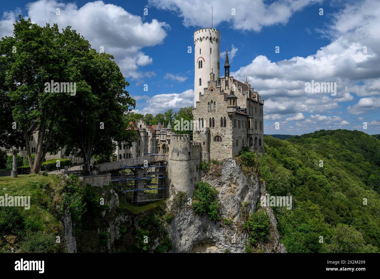 Fairy tale castle hi-res stock photography and images - Alamy