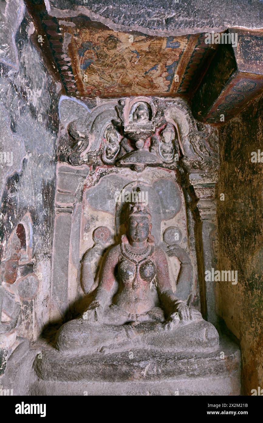 Ellora Jain Caves: Cave No 32 Right Wing, Upper storey- Painted Hall ...