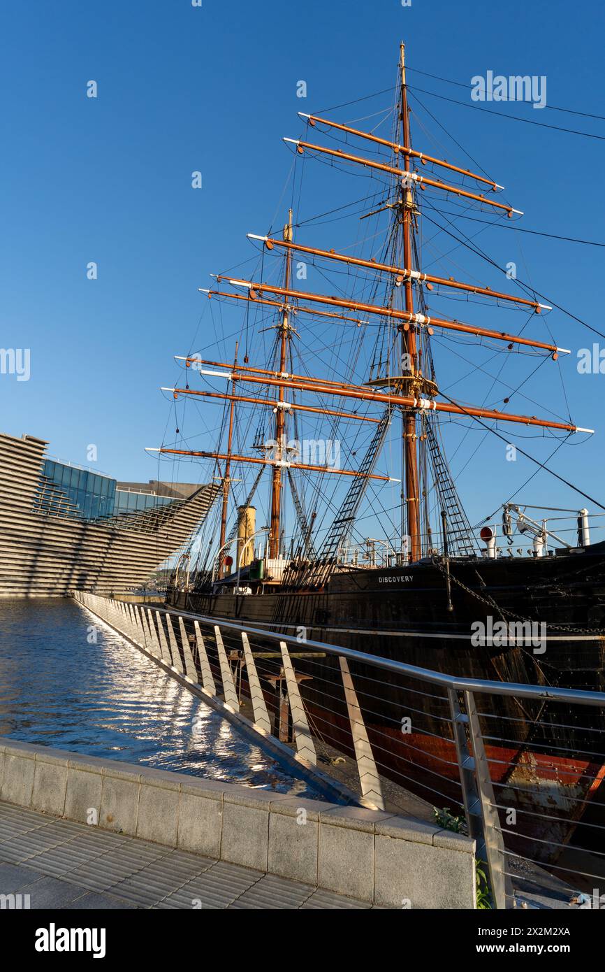 Dundee, Scotland, UK. The ship RRS Discovery, Discovery Point and the V ...