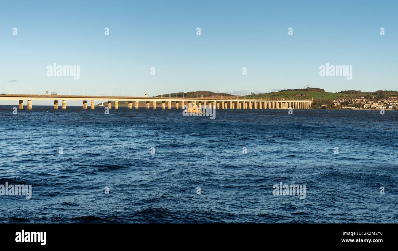 Tay road bridge hi-res stock photography and images - Alamy