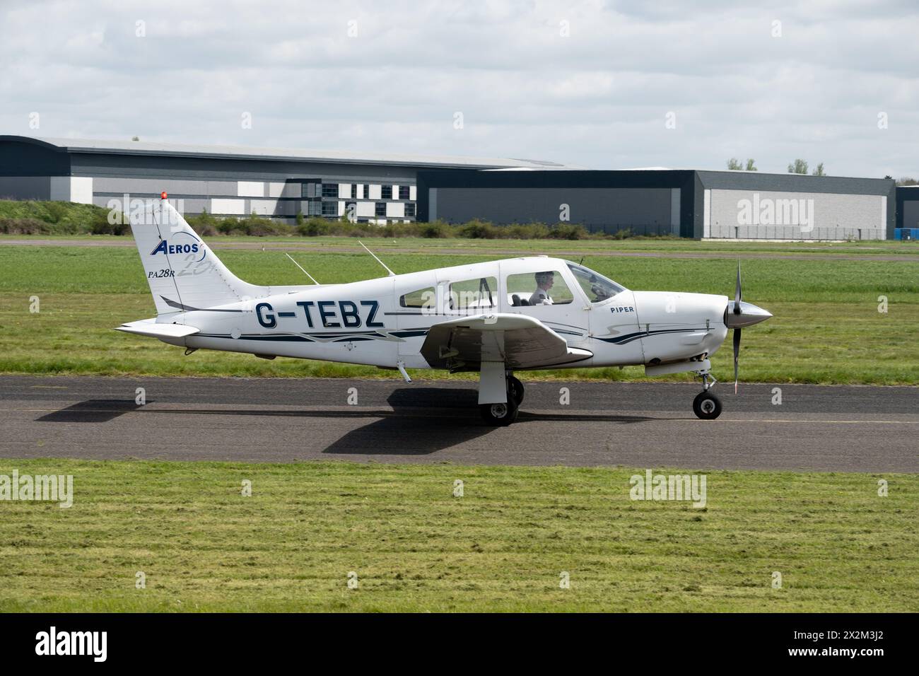 Piper PA-28R-201 Cherokee Arrow III at Wellesbourne Airfield ...