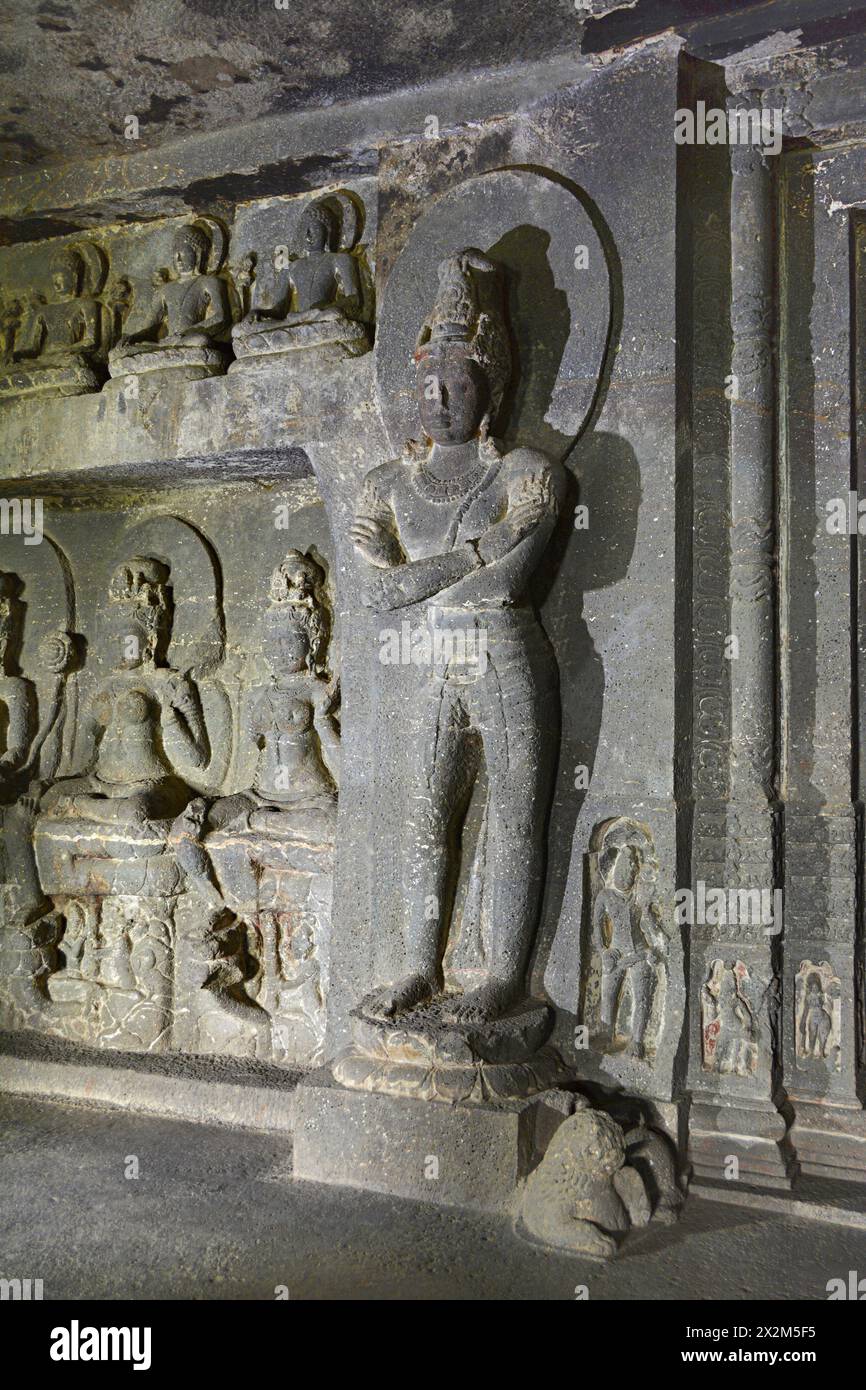 Standing tara buddhism hi-res stock photography and images - Alamy