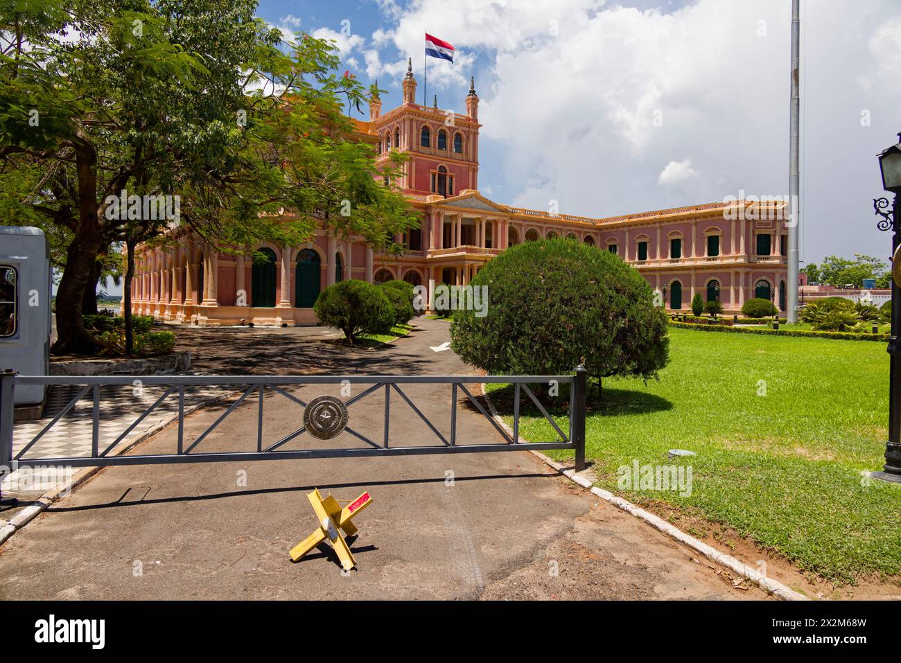 Asuncion, Paraguay. 14th Jan, 2024. The grand pink Palacio Lopez is the ...