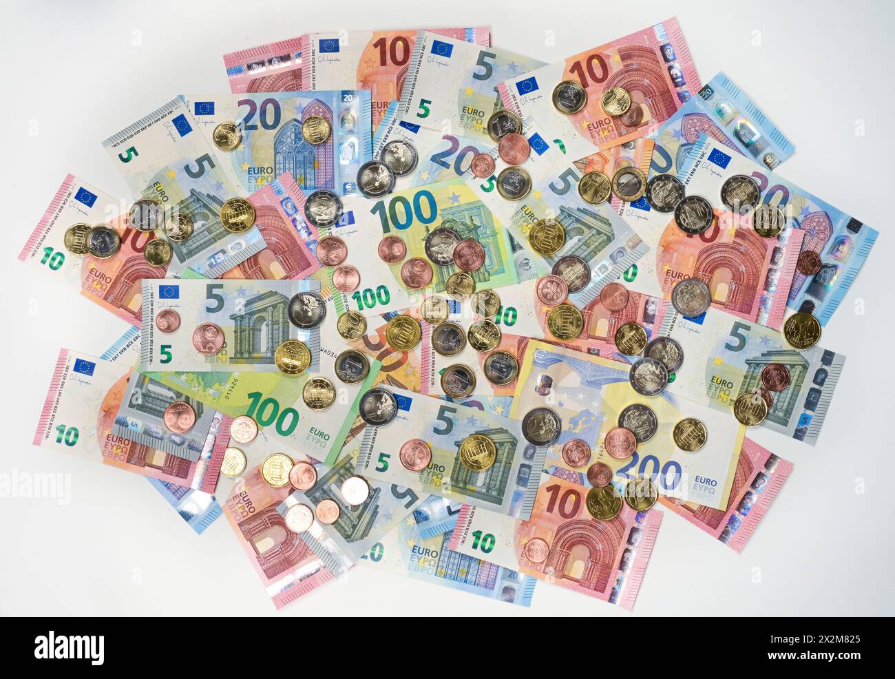 Geld, Euroscheine, Münzen, Euro, Cent, Symbolfoto Geld, Reichtum ...