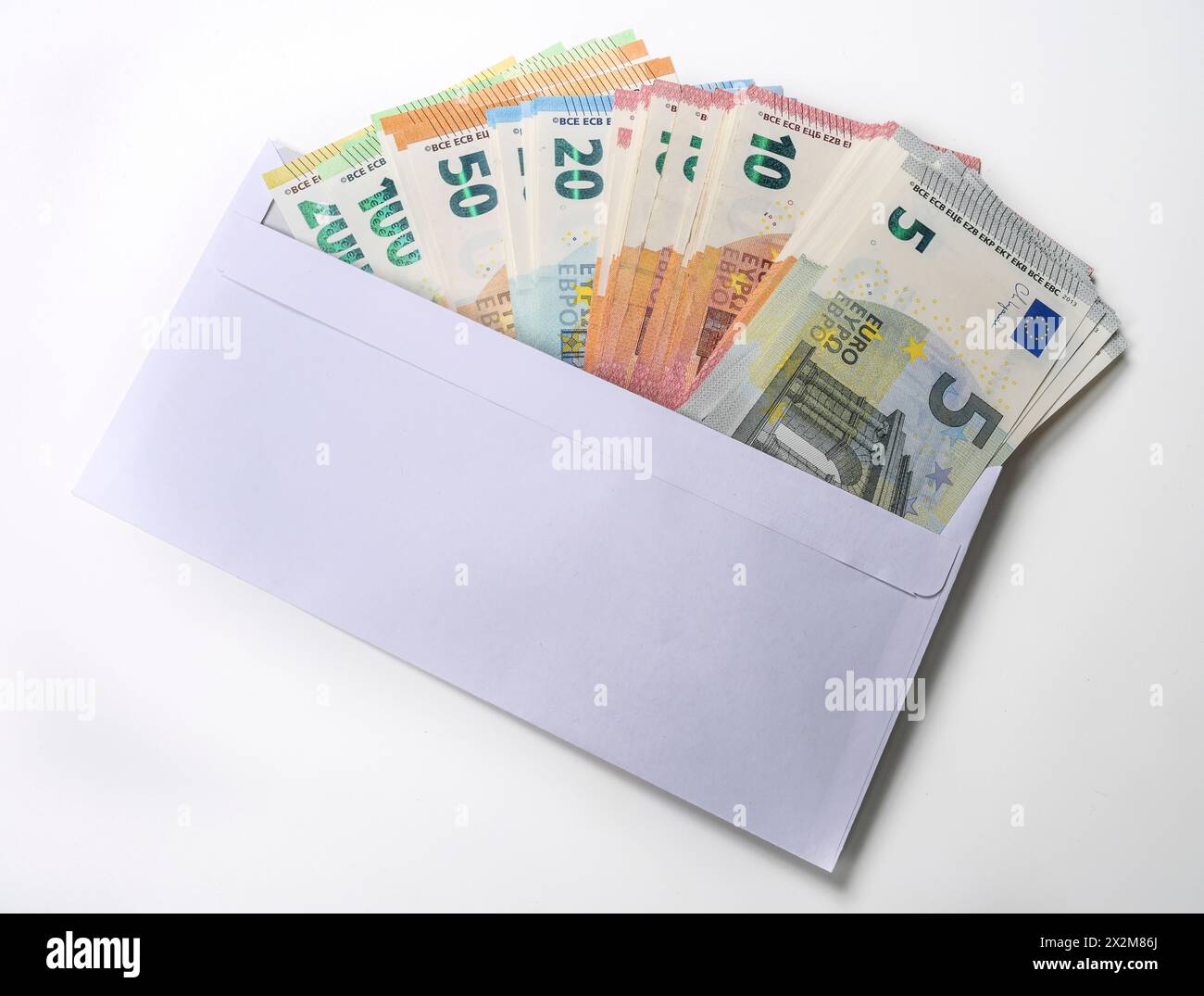 Umschlag voller Geld, Symbolfoto Gehaltstüte, Bestechlichkeit Stock ...