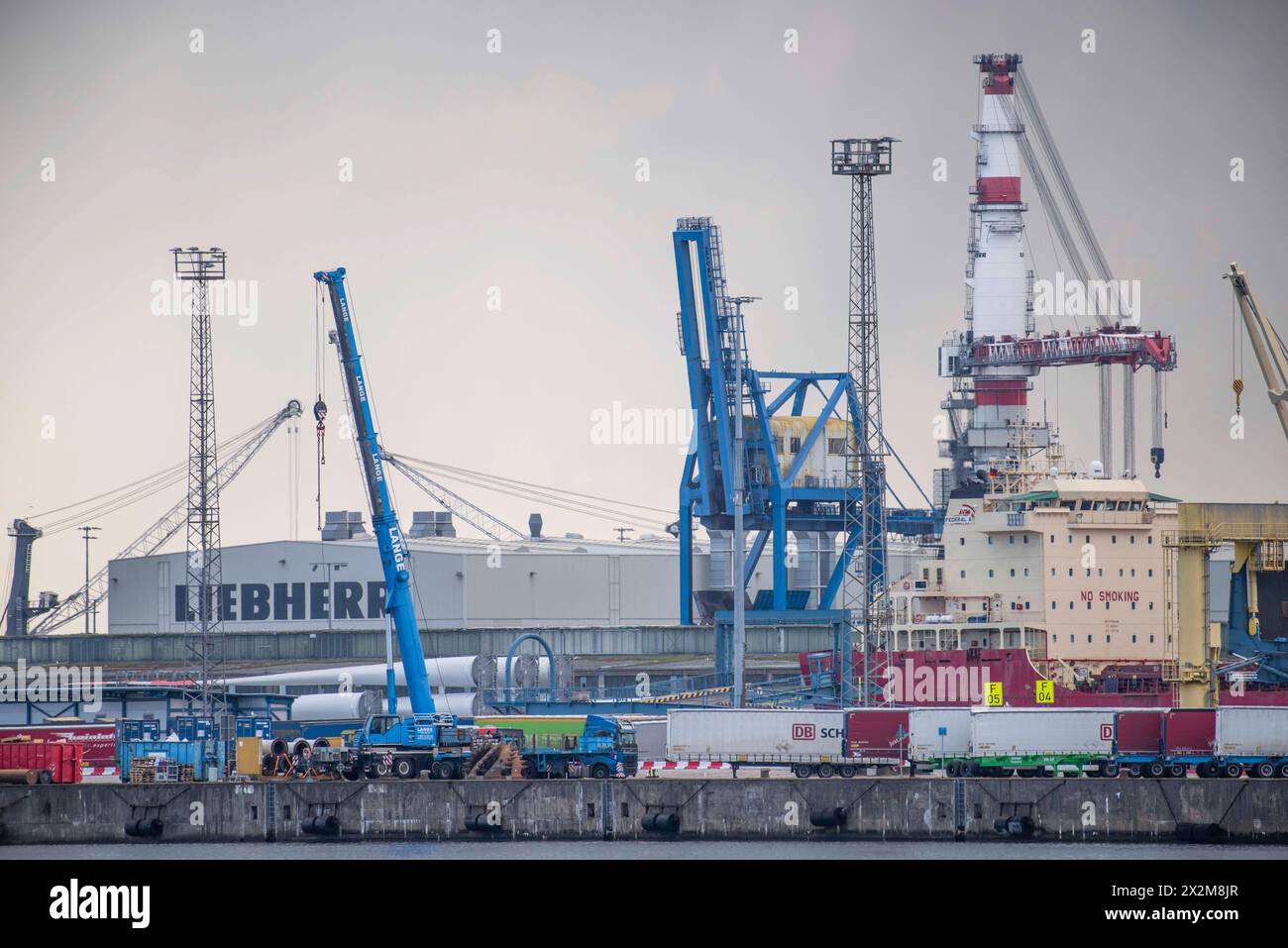 Der Umschlaghafen in Rostock. Rostock *** The port of transshipment in ...