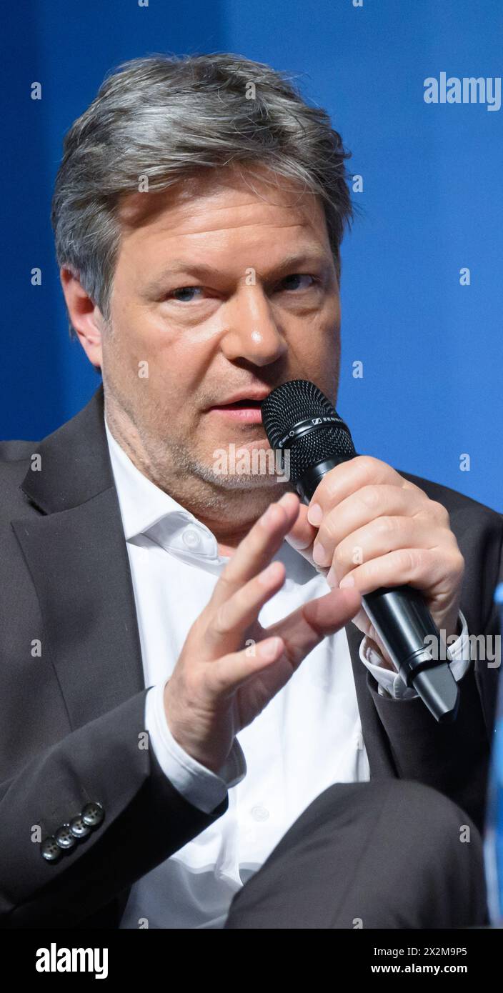 23 April 2024, Lower Saxony, Hanover: Robert Habeck (Alliance 90/The ...