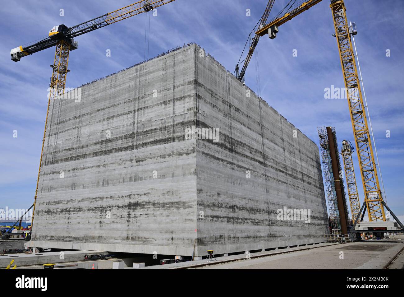 a visit to the construction site of the 'Prinses Elisabeth Eiland - Ile ...