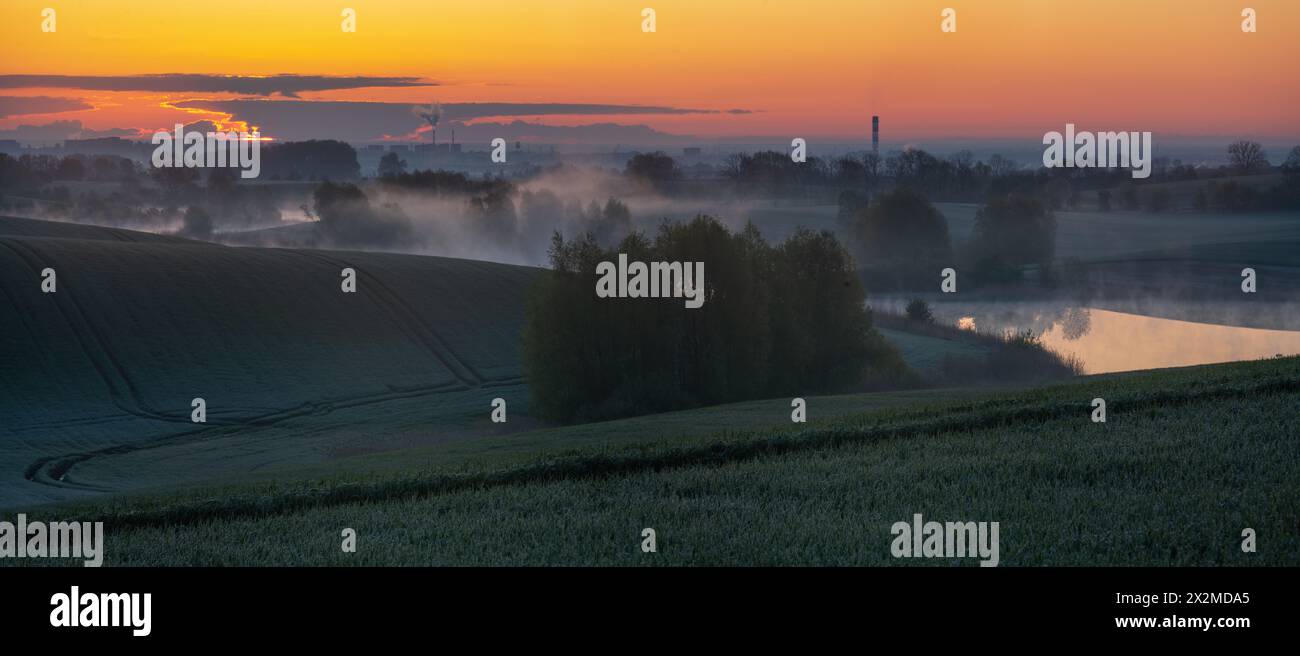 Beautiful sunrise on spring hi-res stock photography and images - Alamy