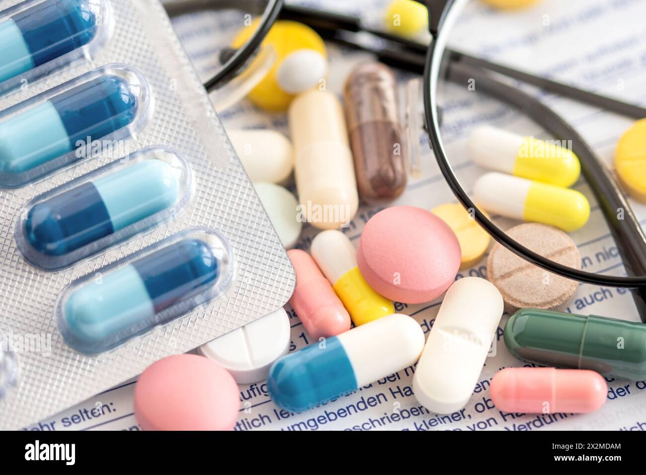Pill replacement hi-res stock photography and images - Alamy