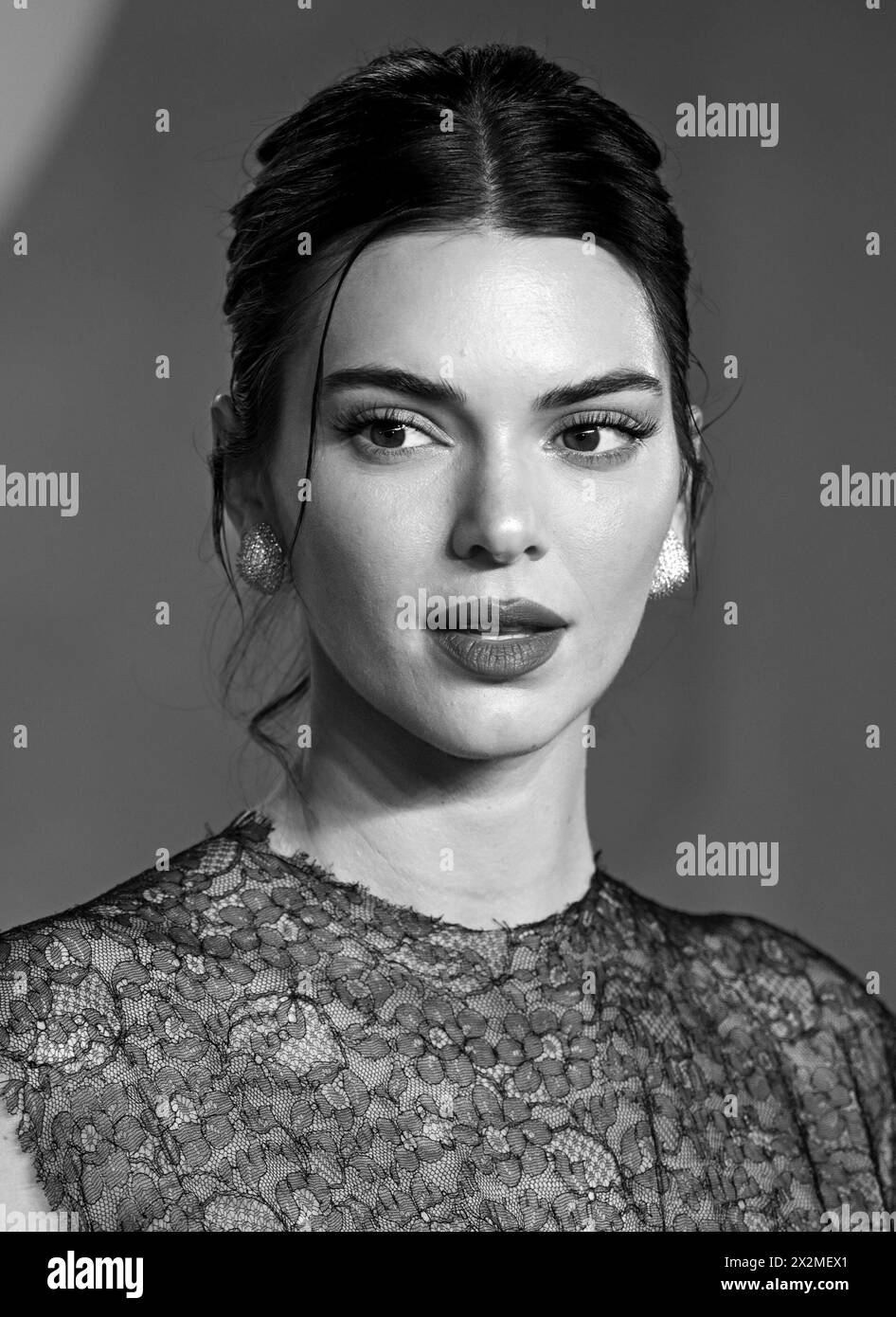 Monochrome Kendall Jenner Wallpaper Kendall Jenner During Black And