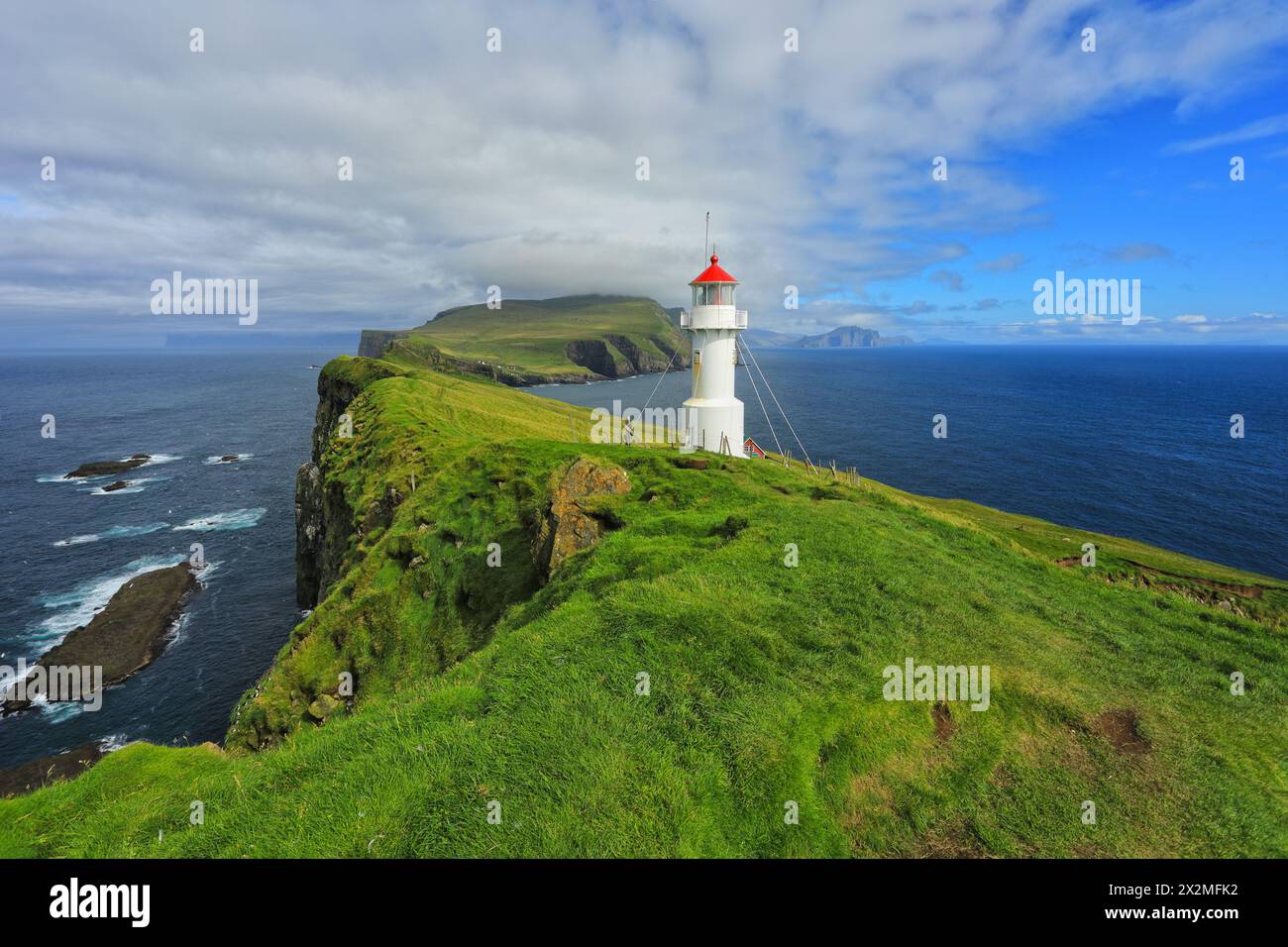 geography / travel, Faroes, Mykines Isle, Holmur, Holmur lighthouse ...