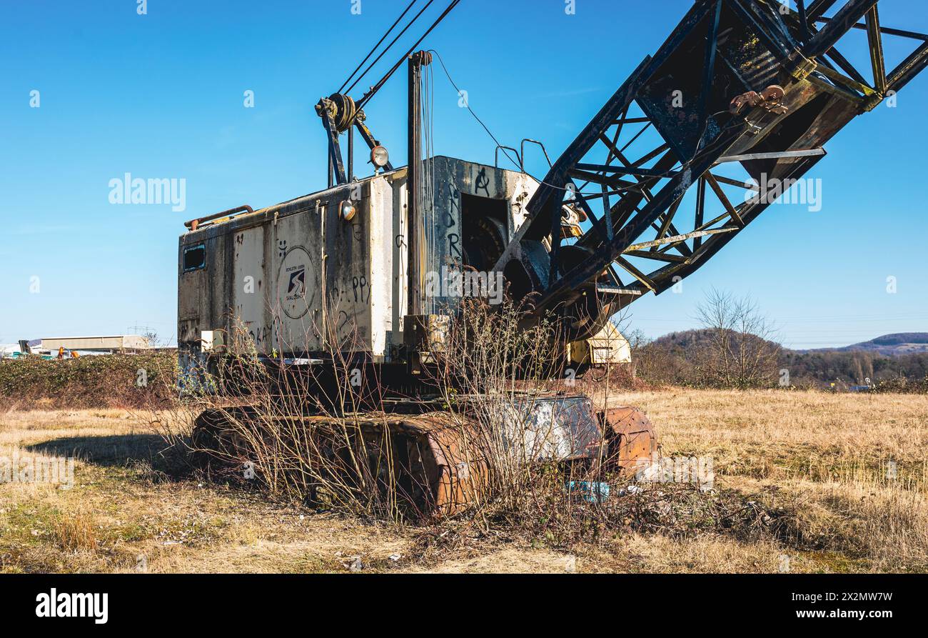 In Waldshut-Tiengen steht ein letzter Rauppenbagger Menchk M60 welcher ...