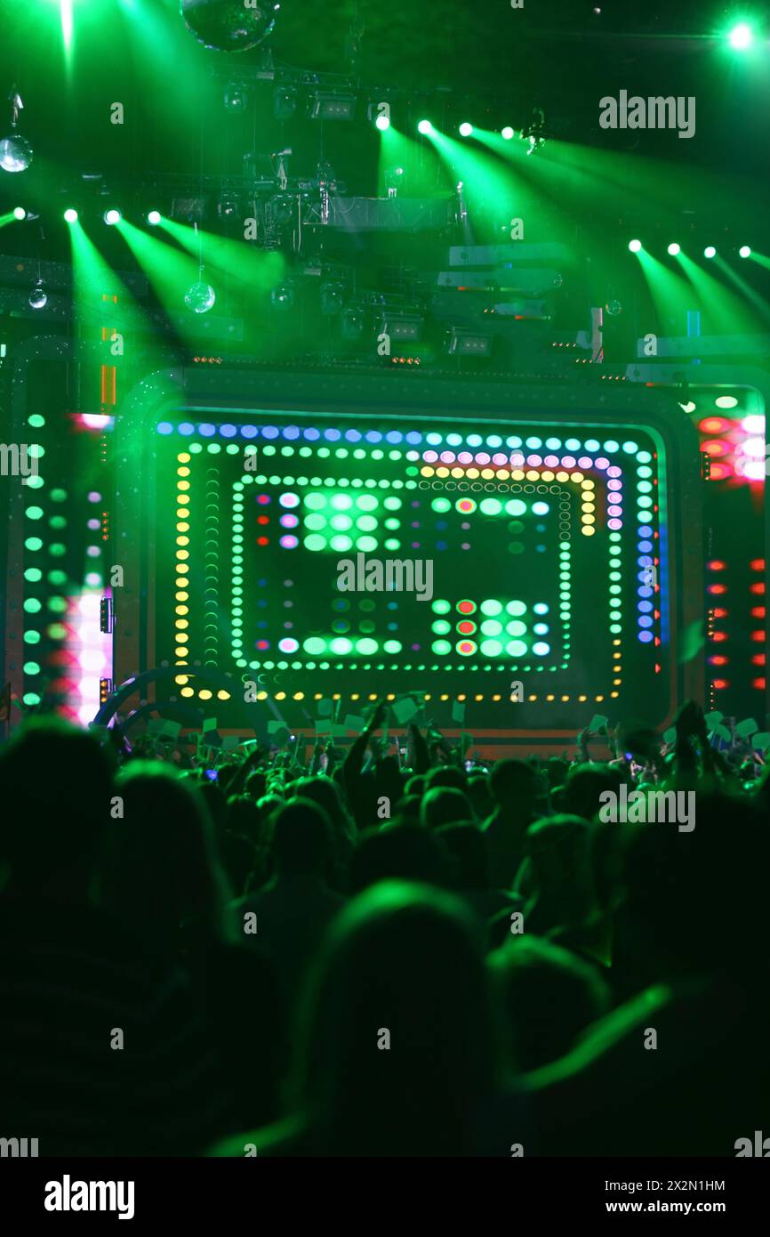 Green screen stage hi-res stock photography and images - Alamy