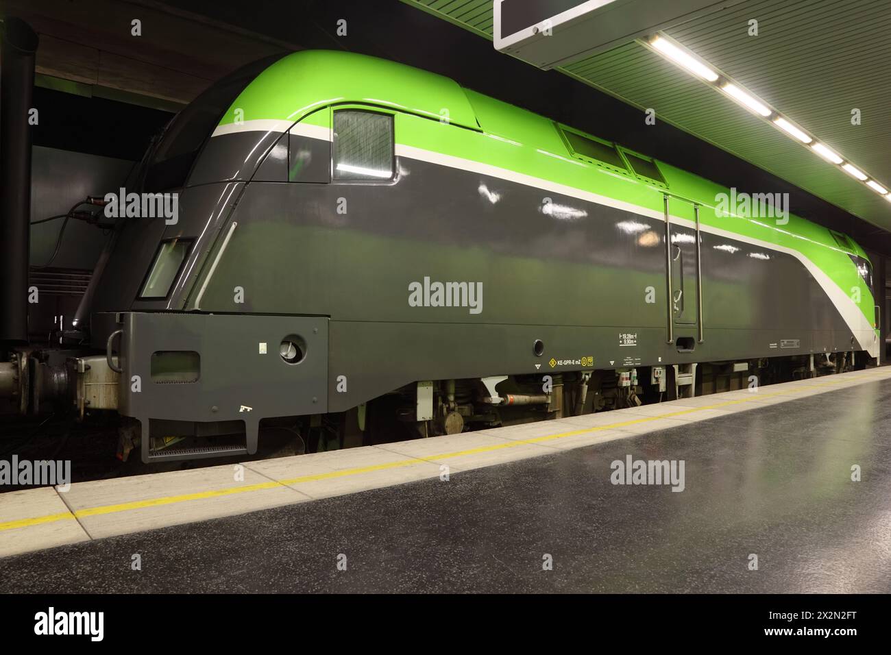 Commuter train on rails hi-res stock photography and images - Alamy