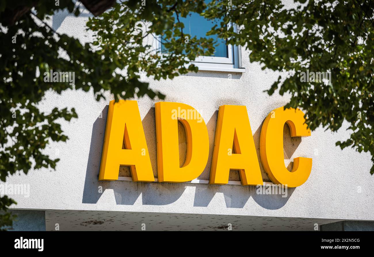 Adac logo hi-res stock photography and images - Alamy