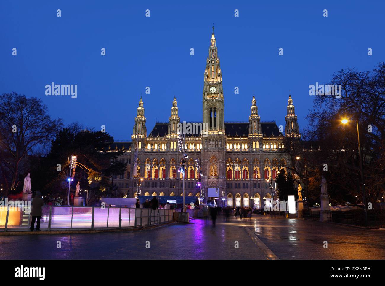 Wiener rathaus hi-res stock photography and images - Alamy