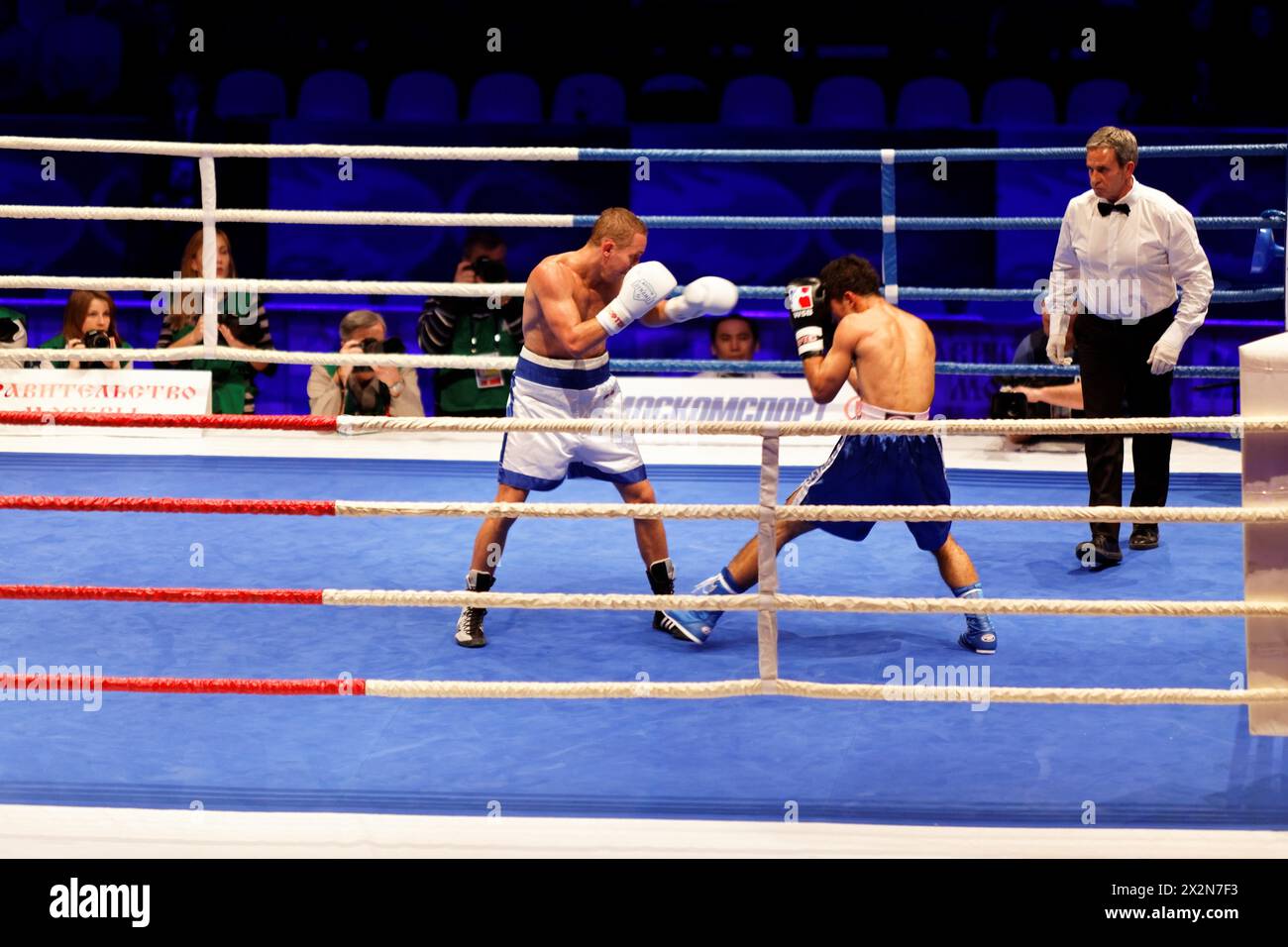 Fight in boxing match wsb hi-res stock photography and images - Alamy