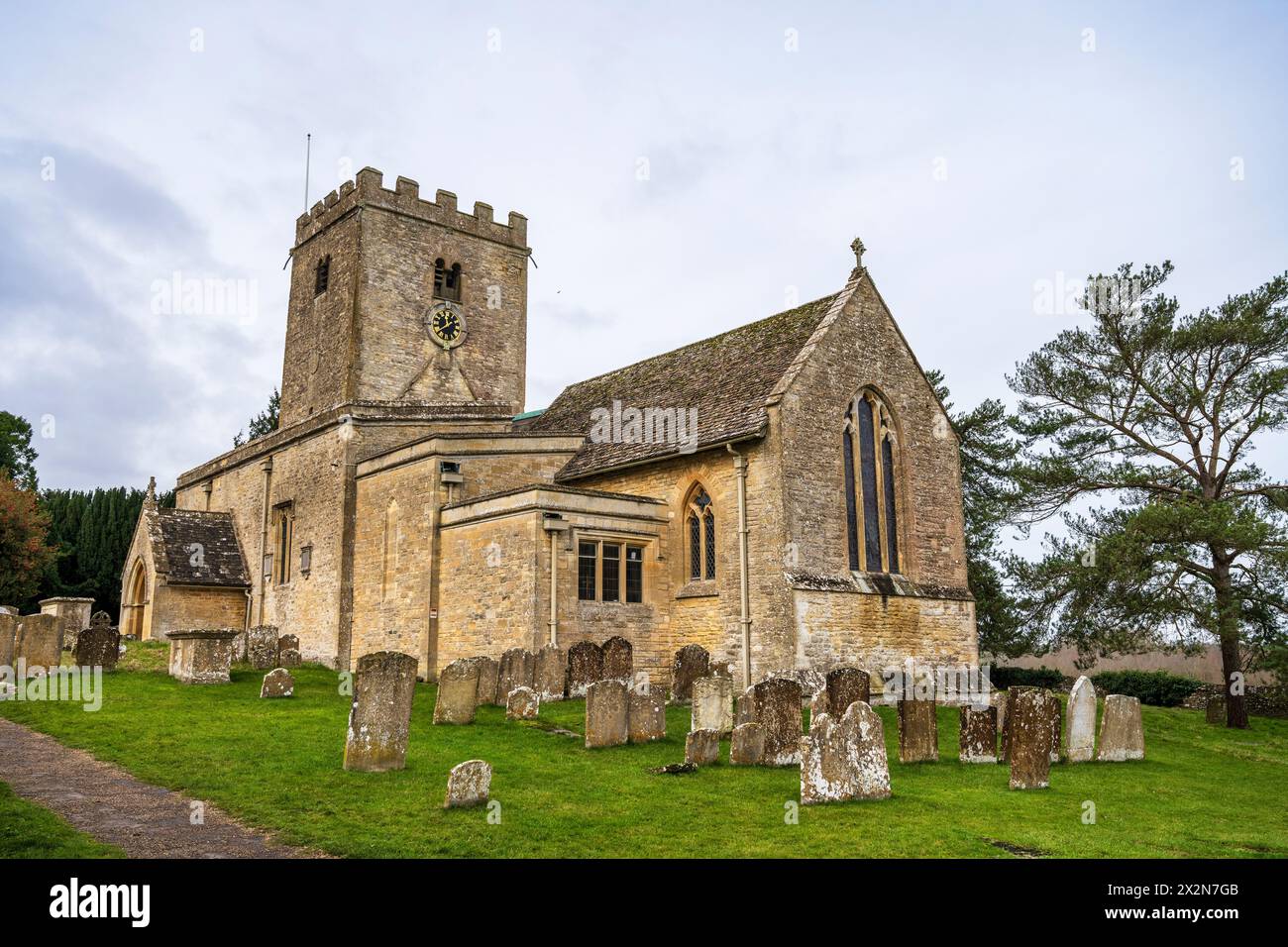 Exterior view of St Mary’s Church in North Leigh, Oxfordshire, England ...