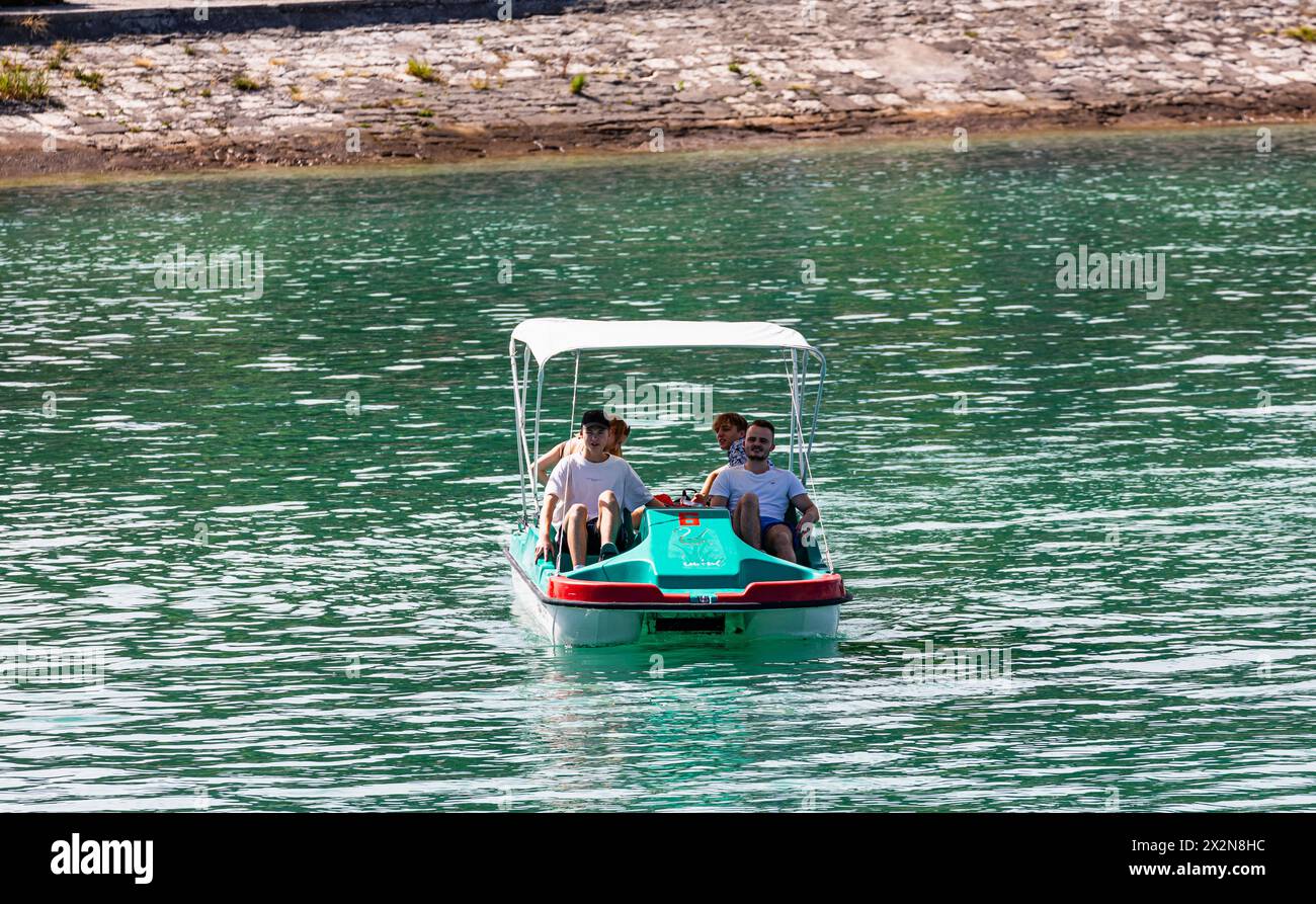Tretboot hi-res stock photography and images - Alamy