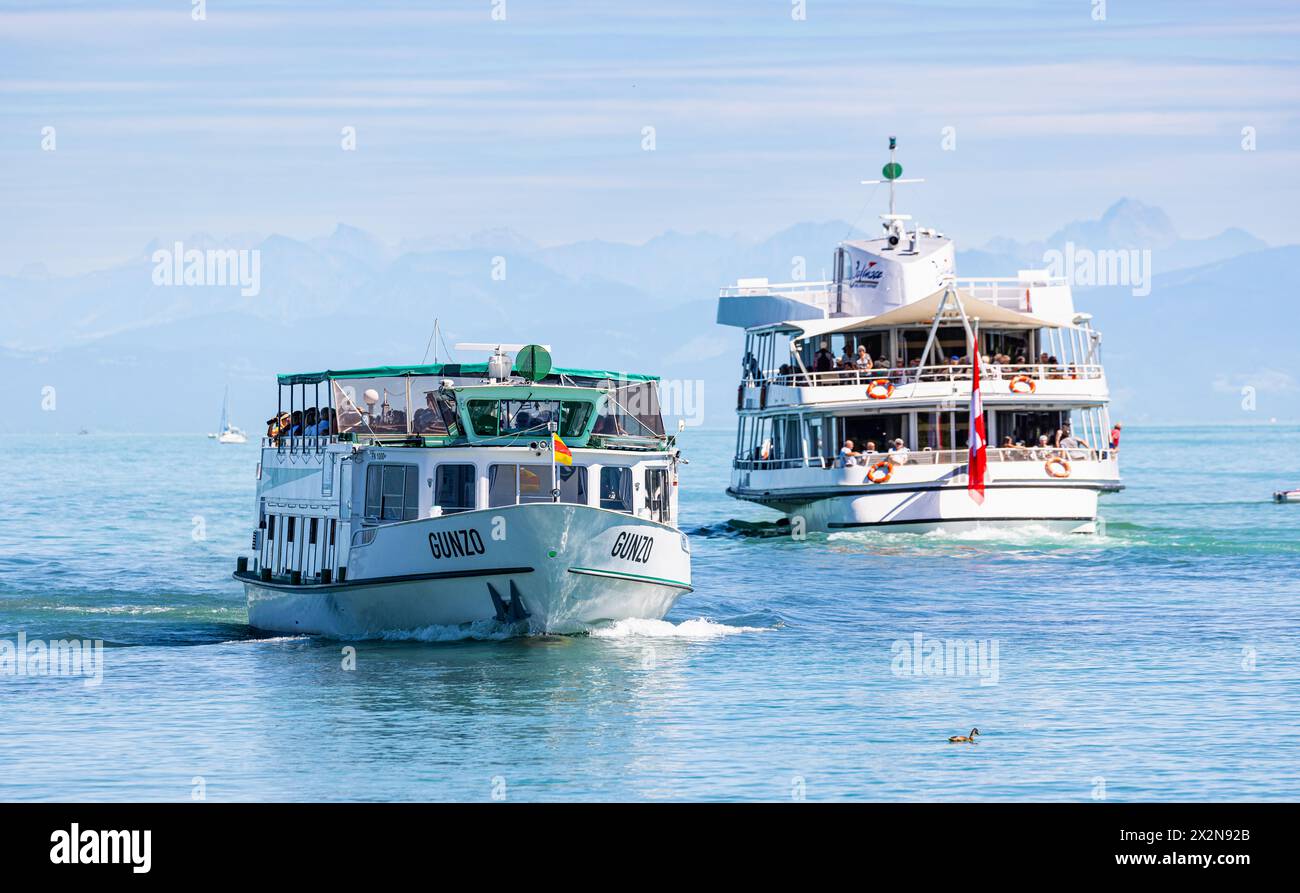 Vorne das Motorschiff Gunzo des Schiffsfahrtbetrieb Held, welches in ...