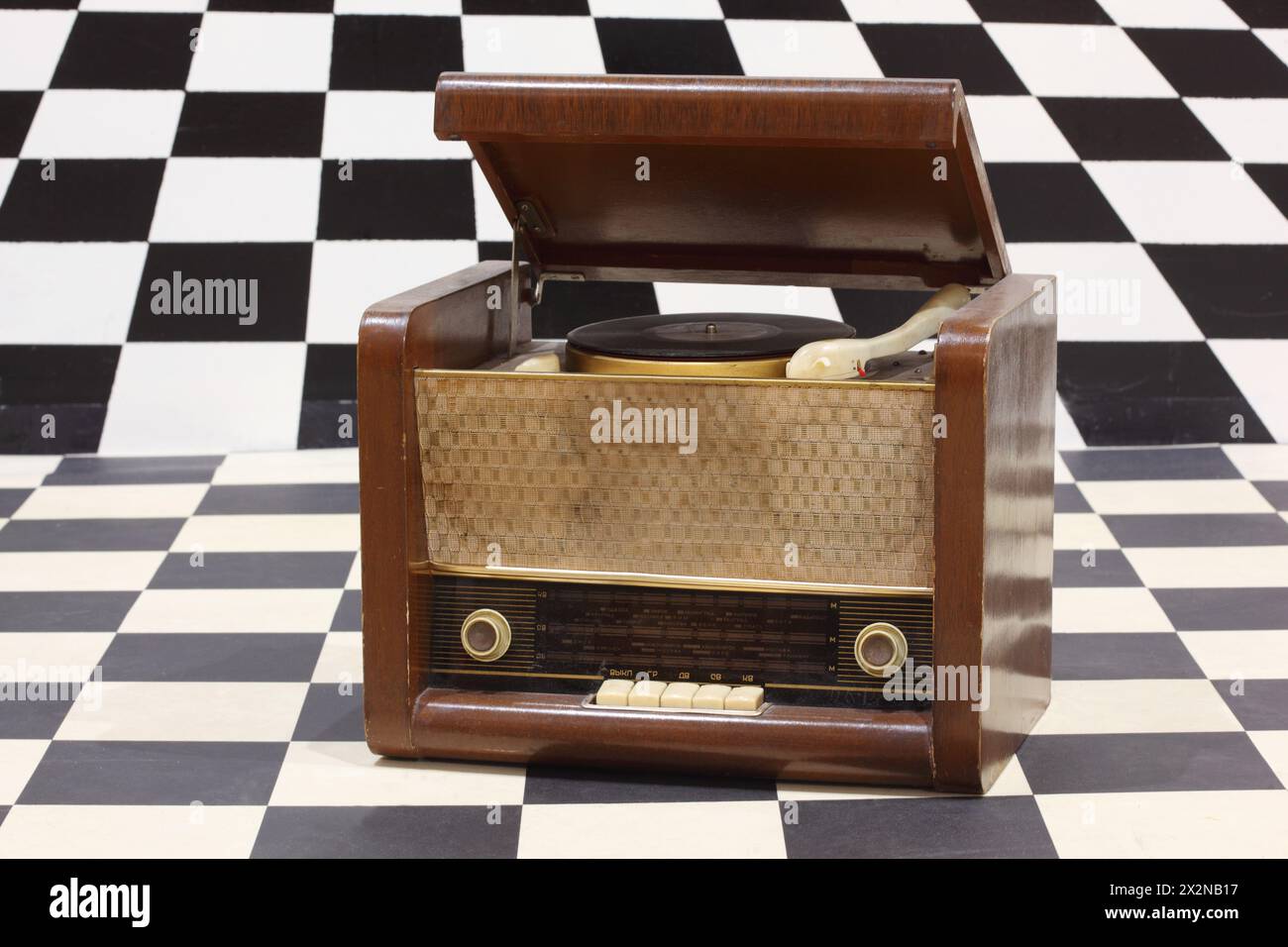 Radio gram hi-res stock photography and images - Alamy