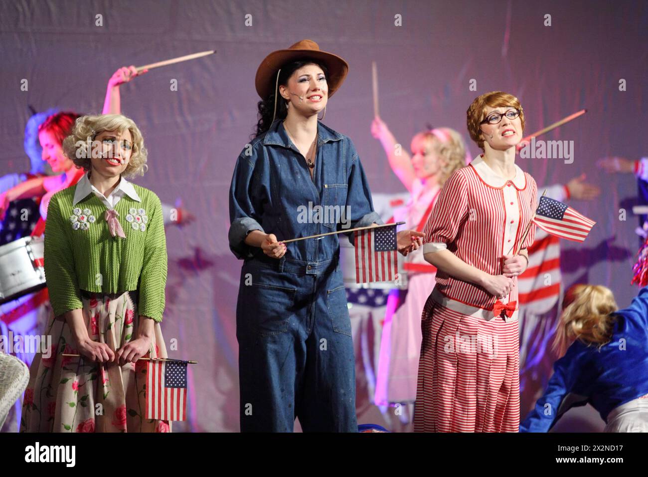 Rostova makeeva vorozhtsova sing musical hi-res stock photography and ...
