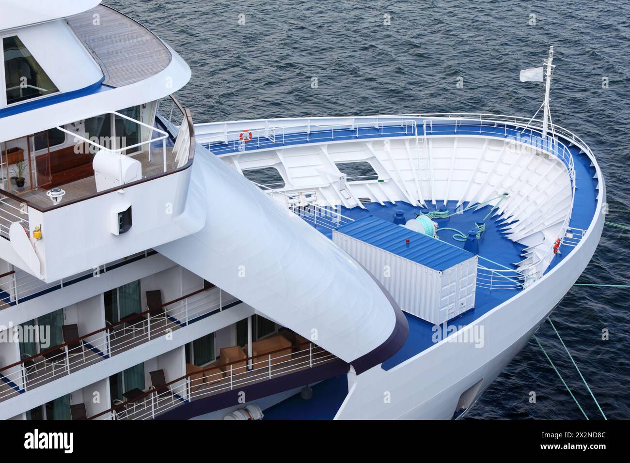 Cruise ship view from above hi-res stock photography and images - Alamy