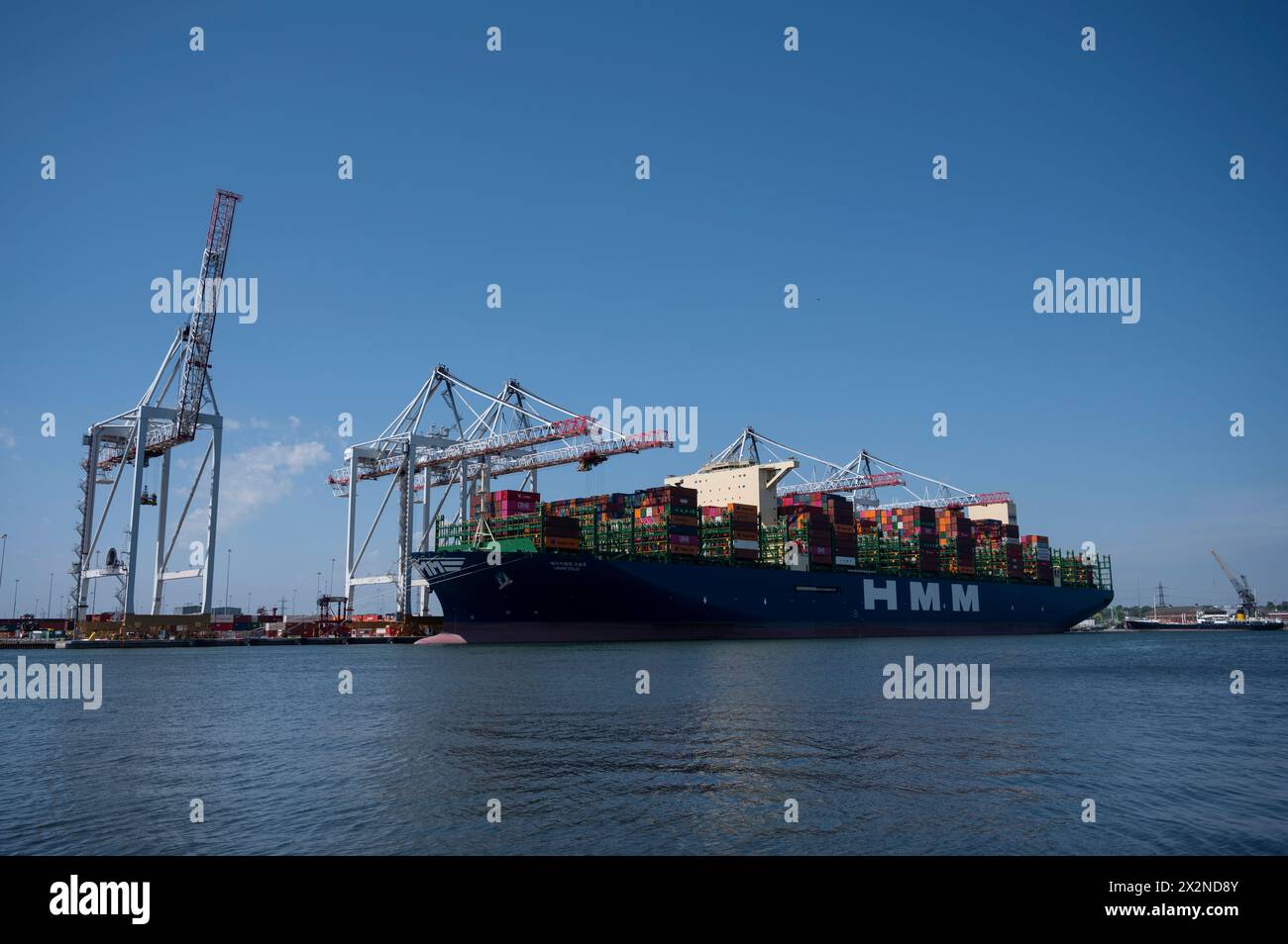 HMM Oslo at Southampton Docks Stock Photo - Alamy
