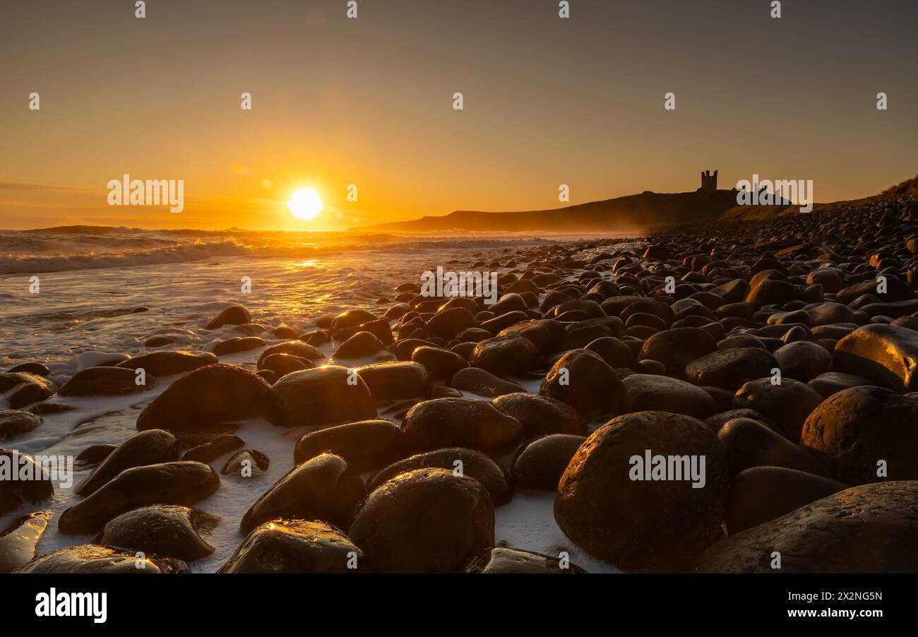 Before Sunrise Boulder Beach Dunstanburgh Stock Photo - Alamy