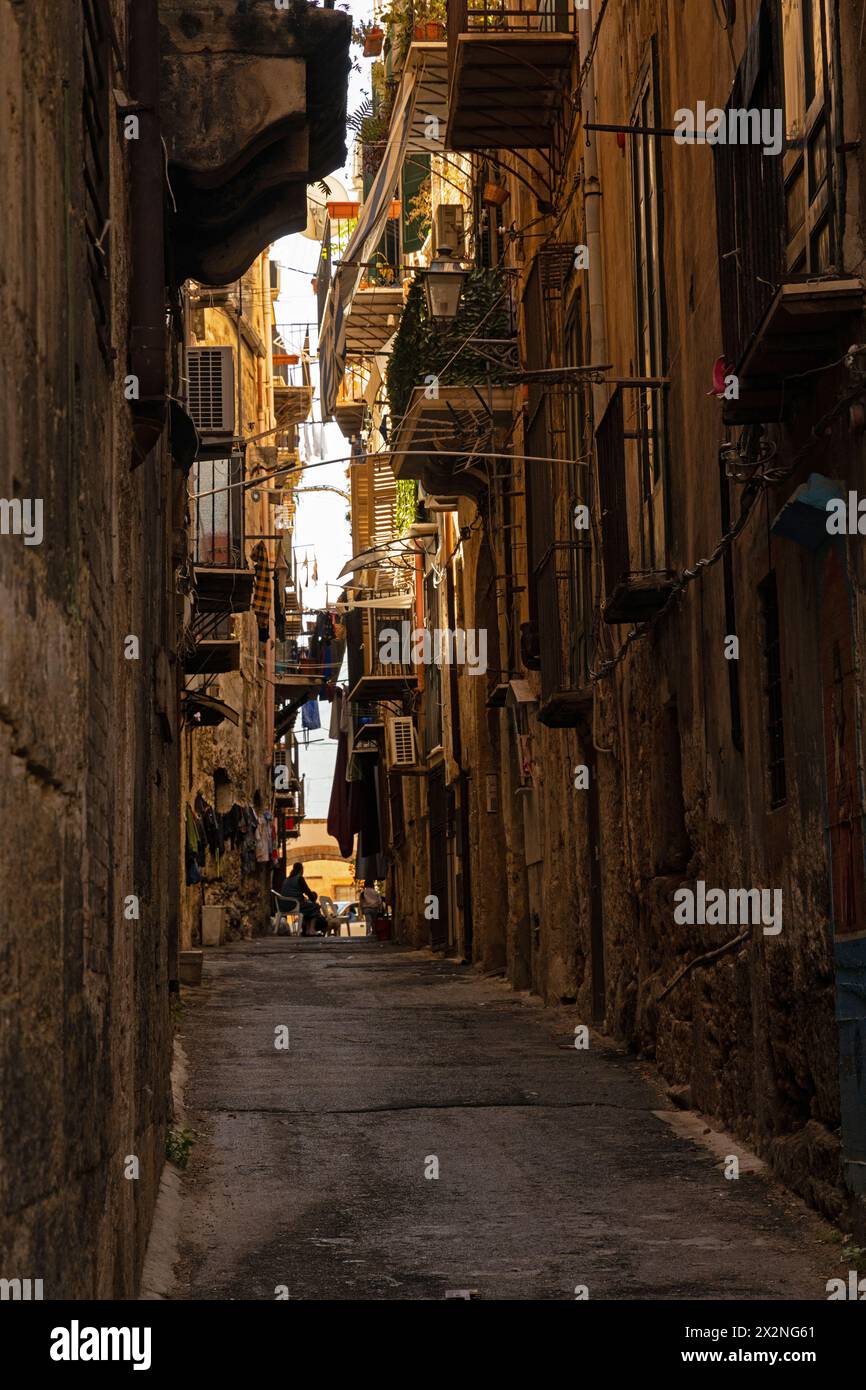 narrow lane in Palermo in Sicily Stock Photo - Alamy