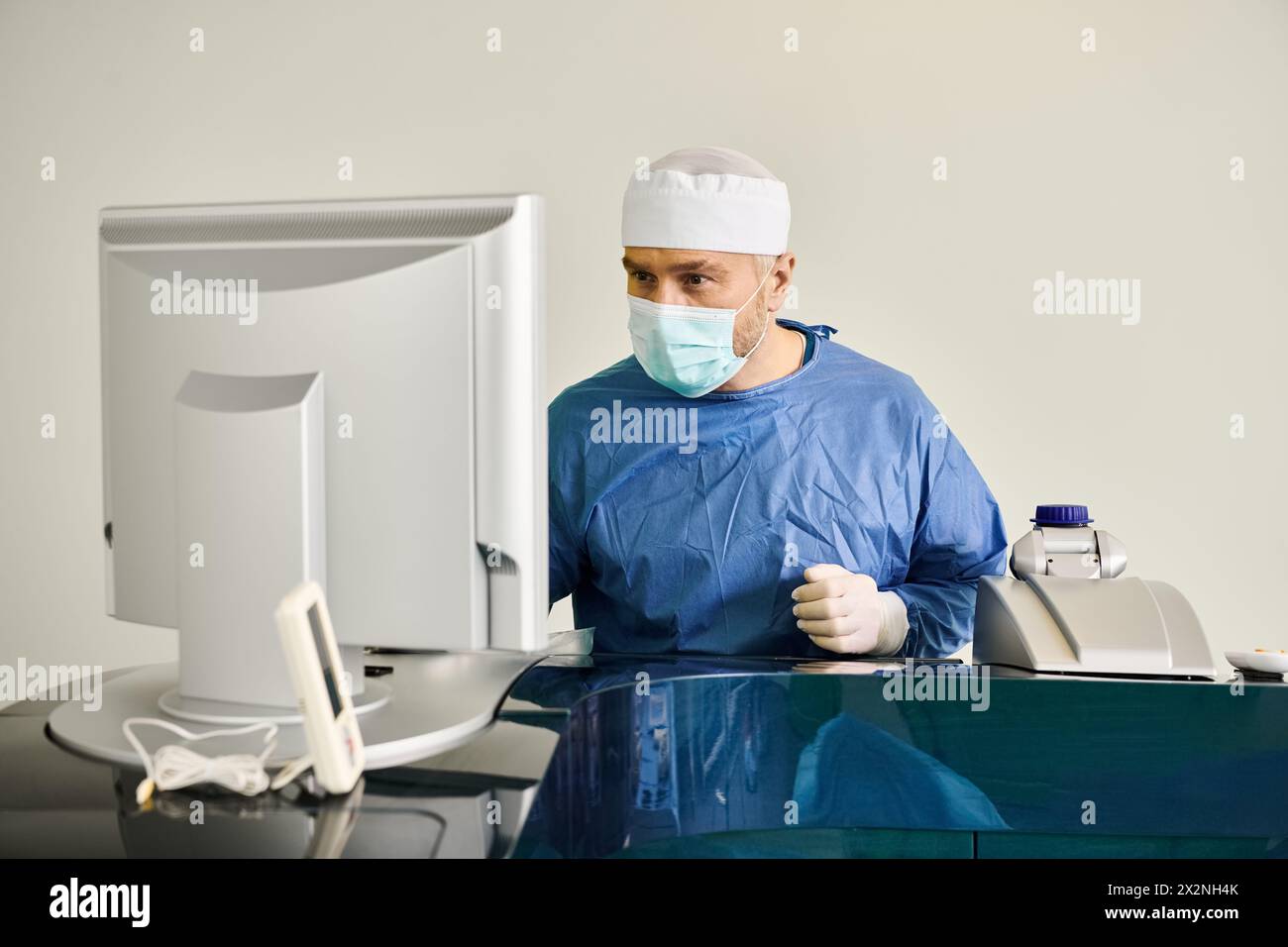 Woman medical face mask stands hi-res stock photography and images - Alamy