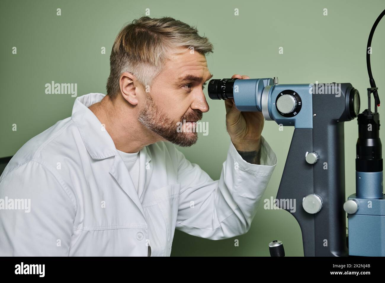Night vision scope hi-res stock photography and images - Alamy