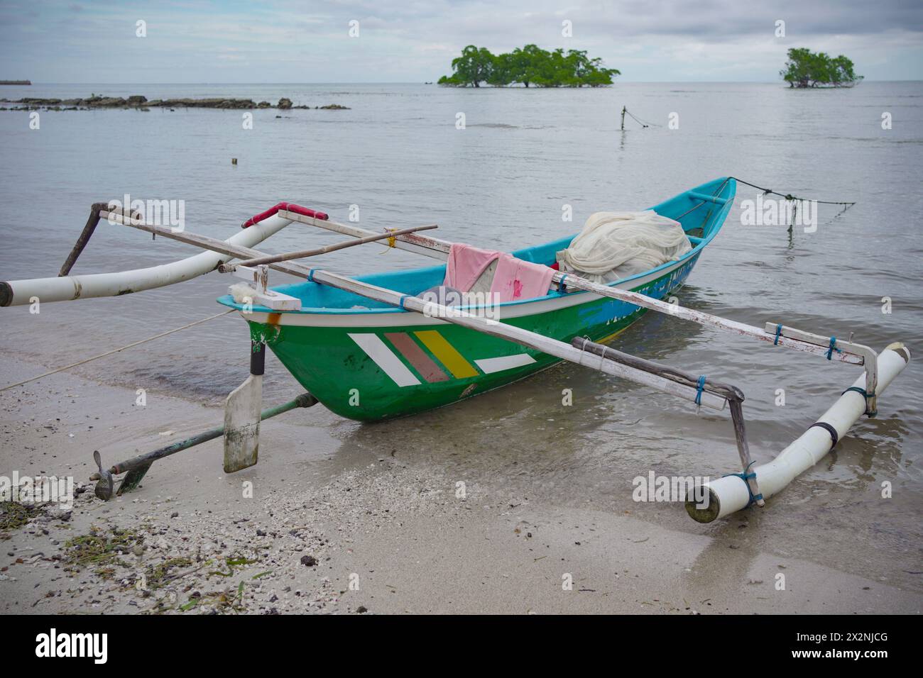 Sad sailing boat hi-res stock photography and images - Alamy