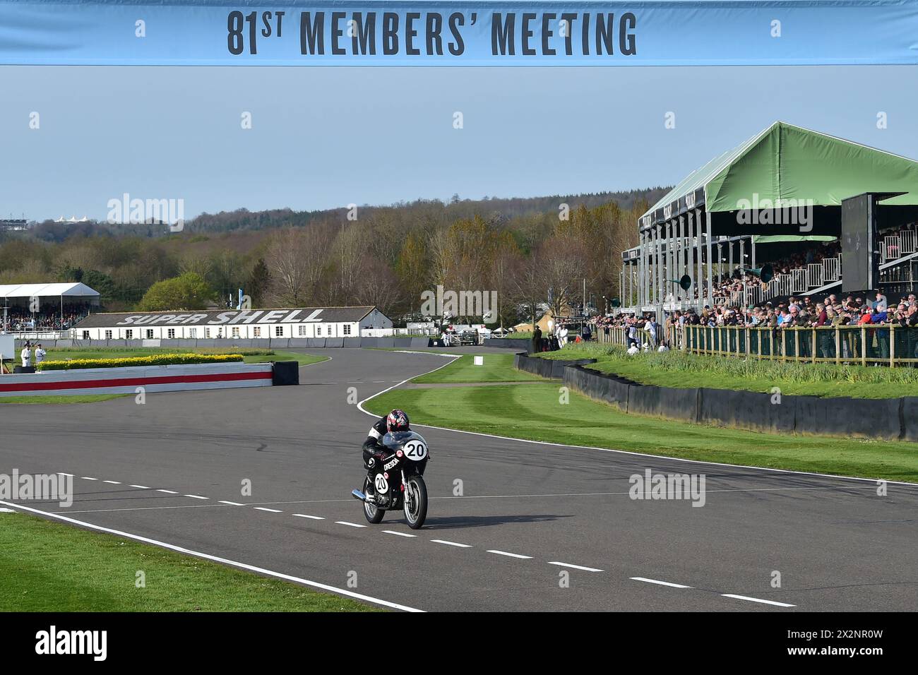 Alex Williams, Triumph Dresda, Hailwood Trophy featuring the Sheene Trophy, two 7 lap races over ...