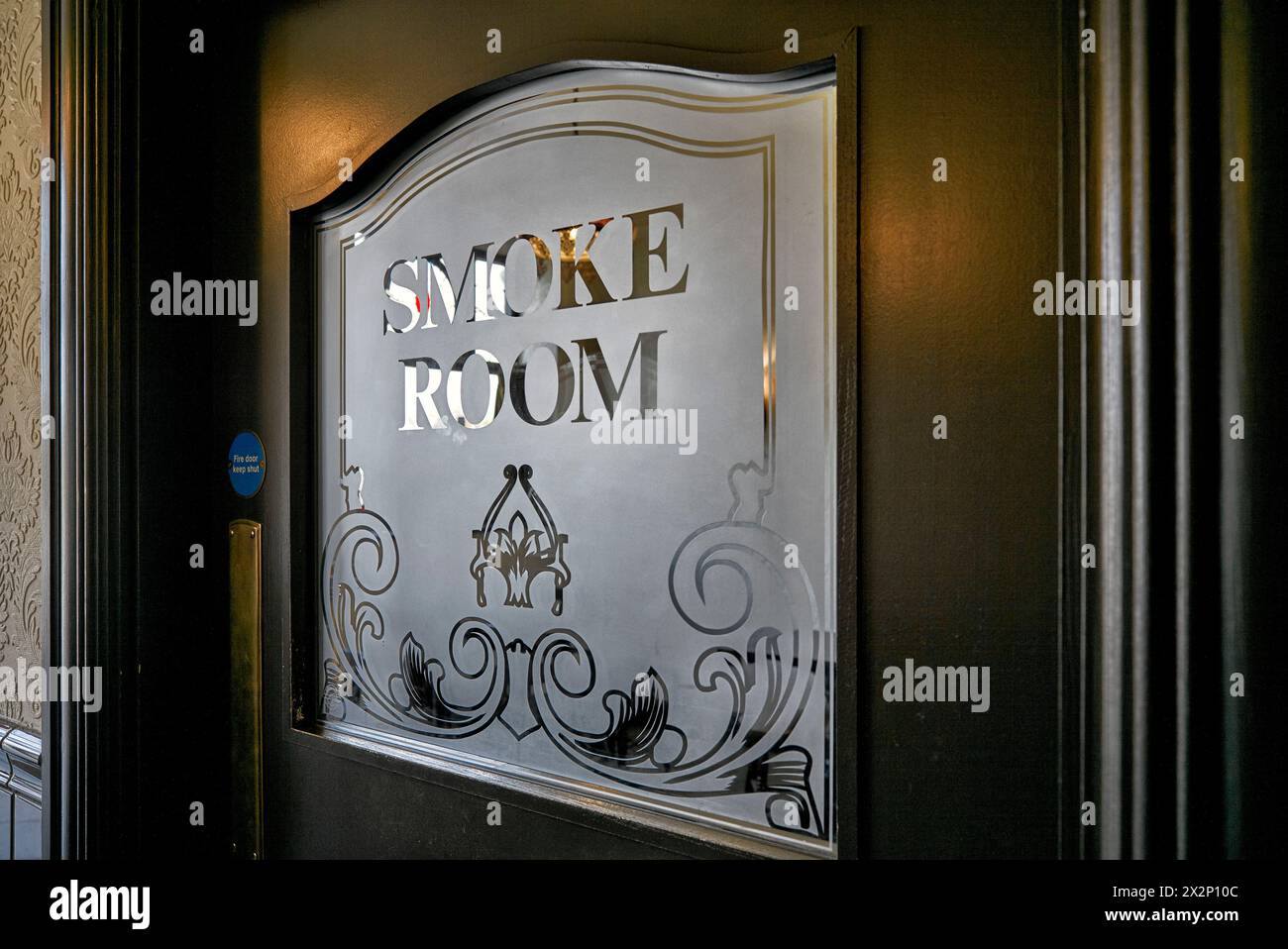 Smoke room hi-res stock photography and images - Alamy