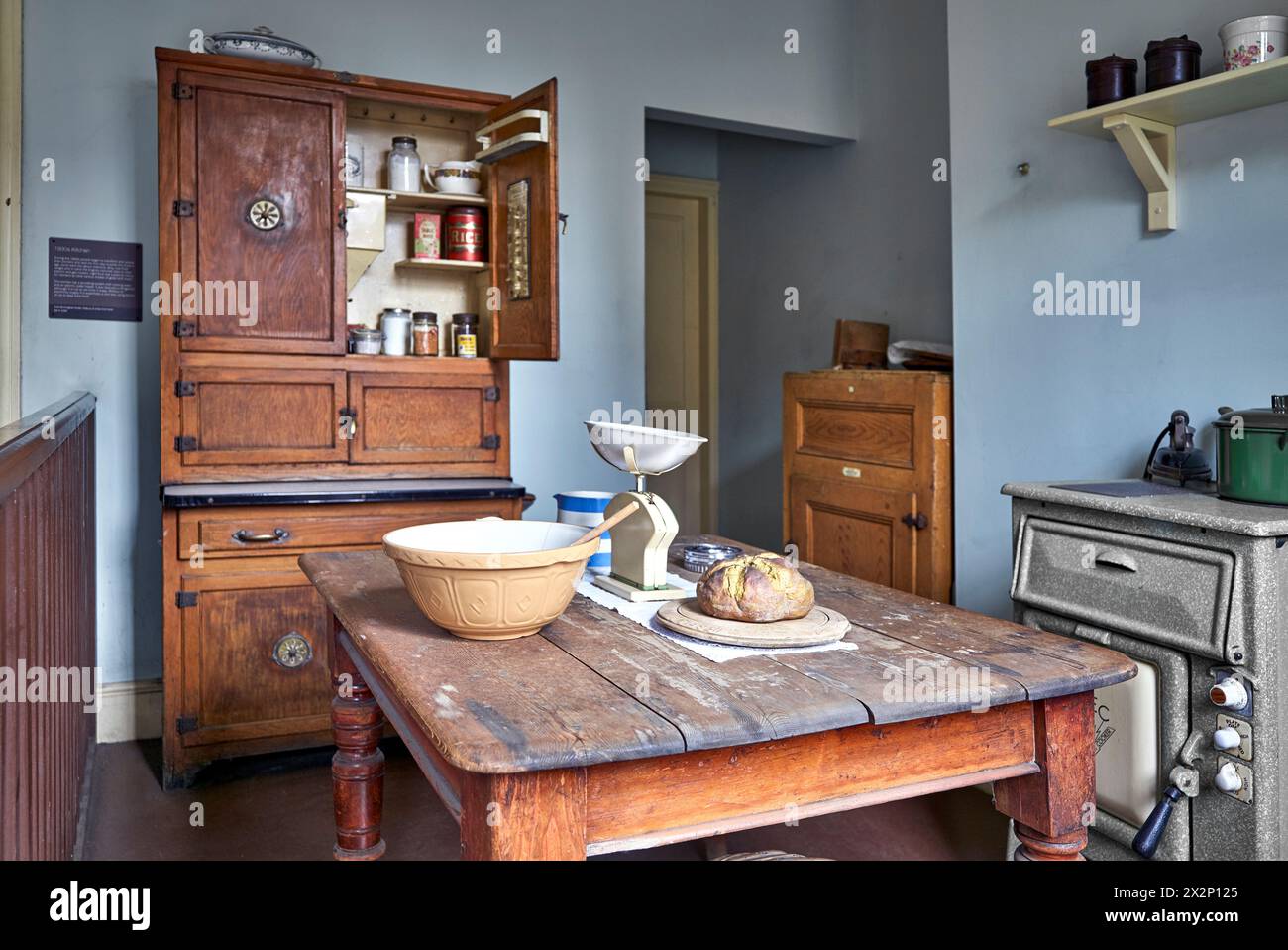1800s kitchen hi-res stock photography and images - Alamy