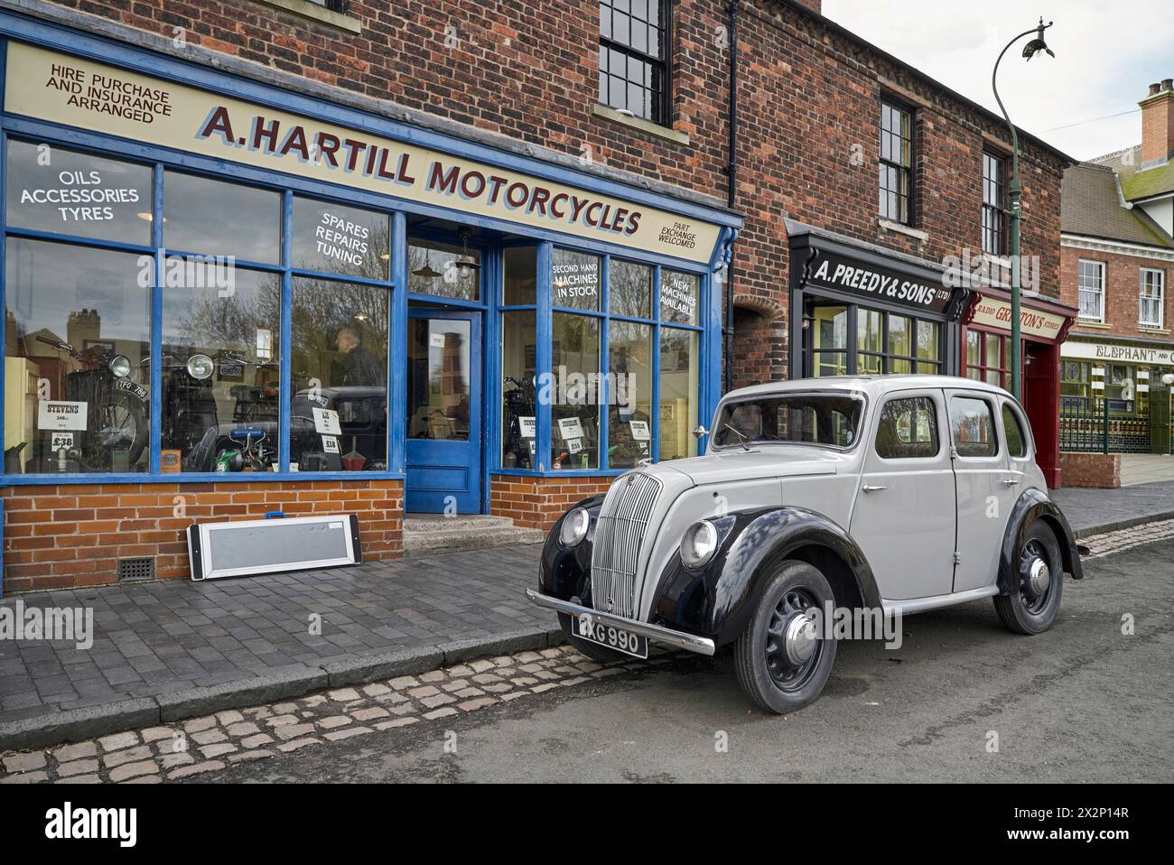 1939 MORRIS 8 SLOPE EYE vintage car, at the Black Country Museum Dudley ...