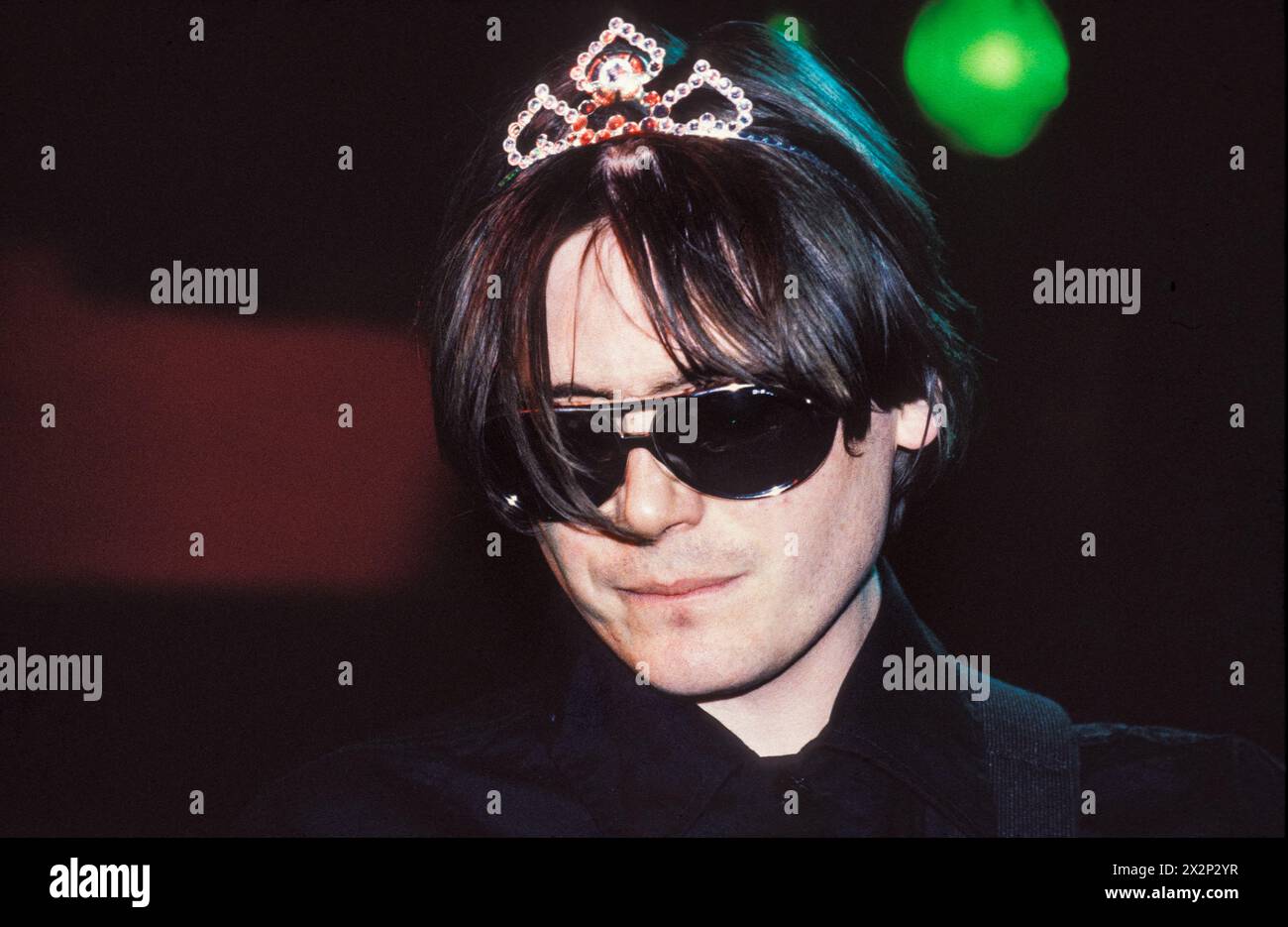 MANIC STREET PREACHERS, NICKY WIRE, CONCERT, 1998: Nicky Wire of Welsh ...