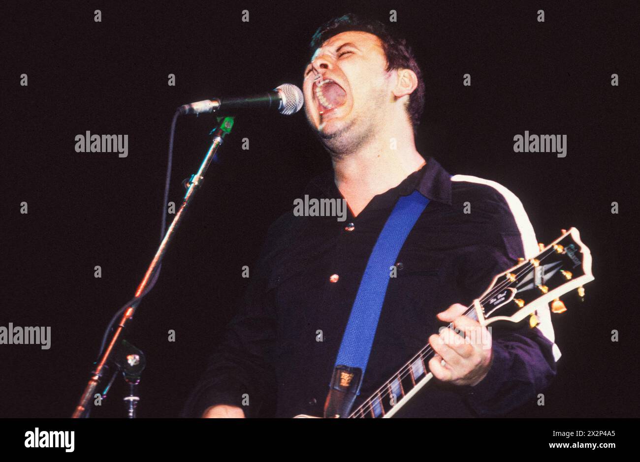 MANIC STREET PREACHERS, JAMES DEAN BRADFIELD, CONCERT, 1998: James Dean ...