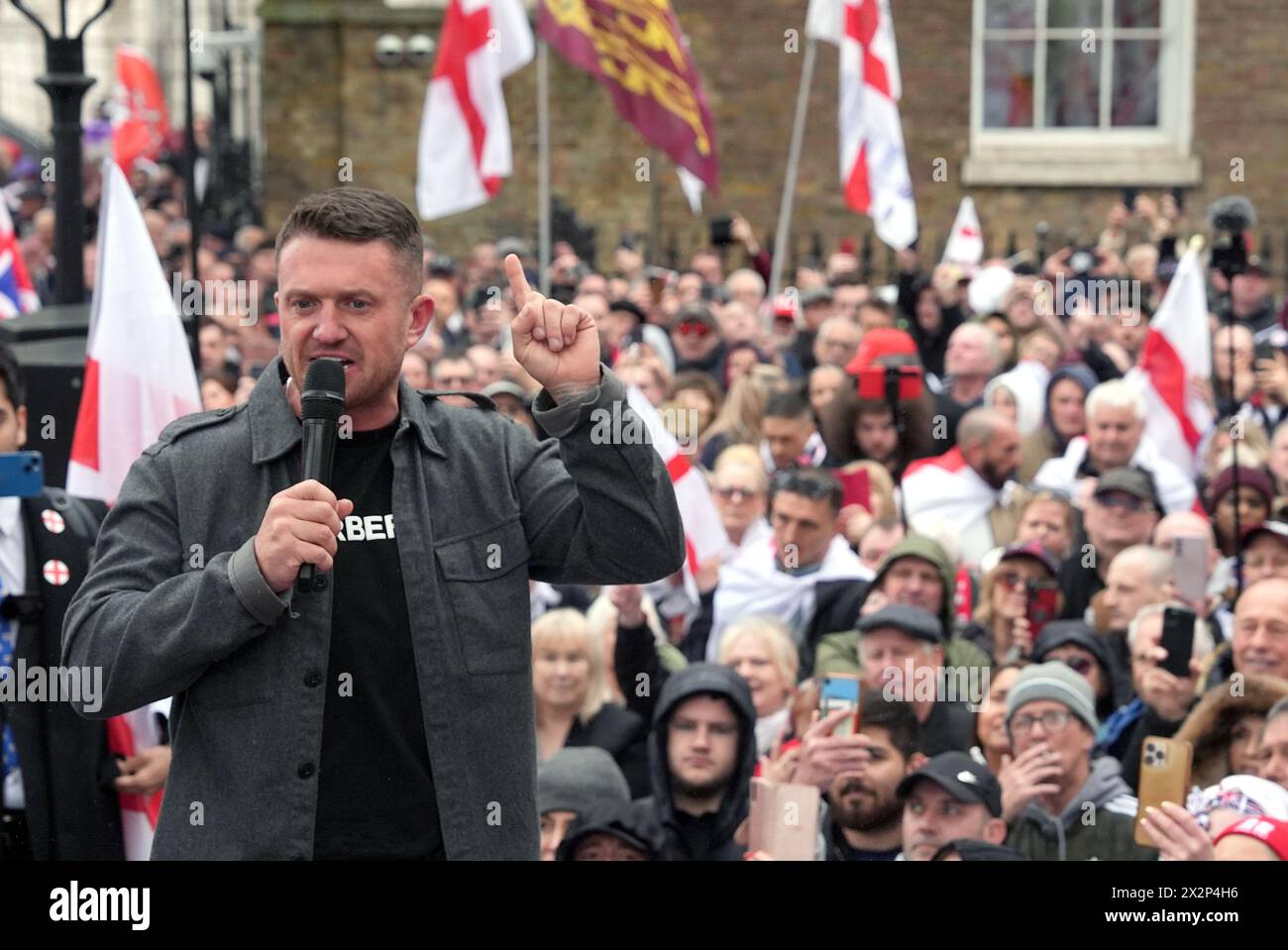 Tommy robinson speaking 2024 hi-res stock photography and images - Alamy