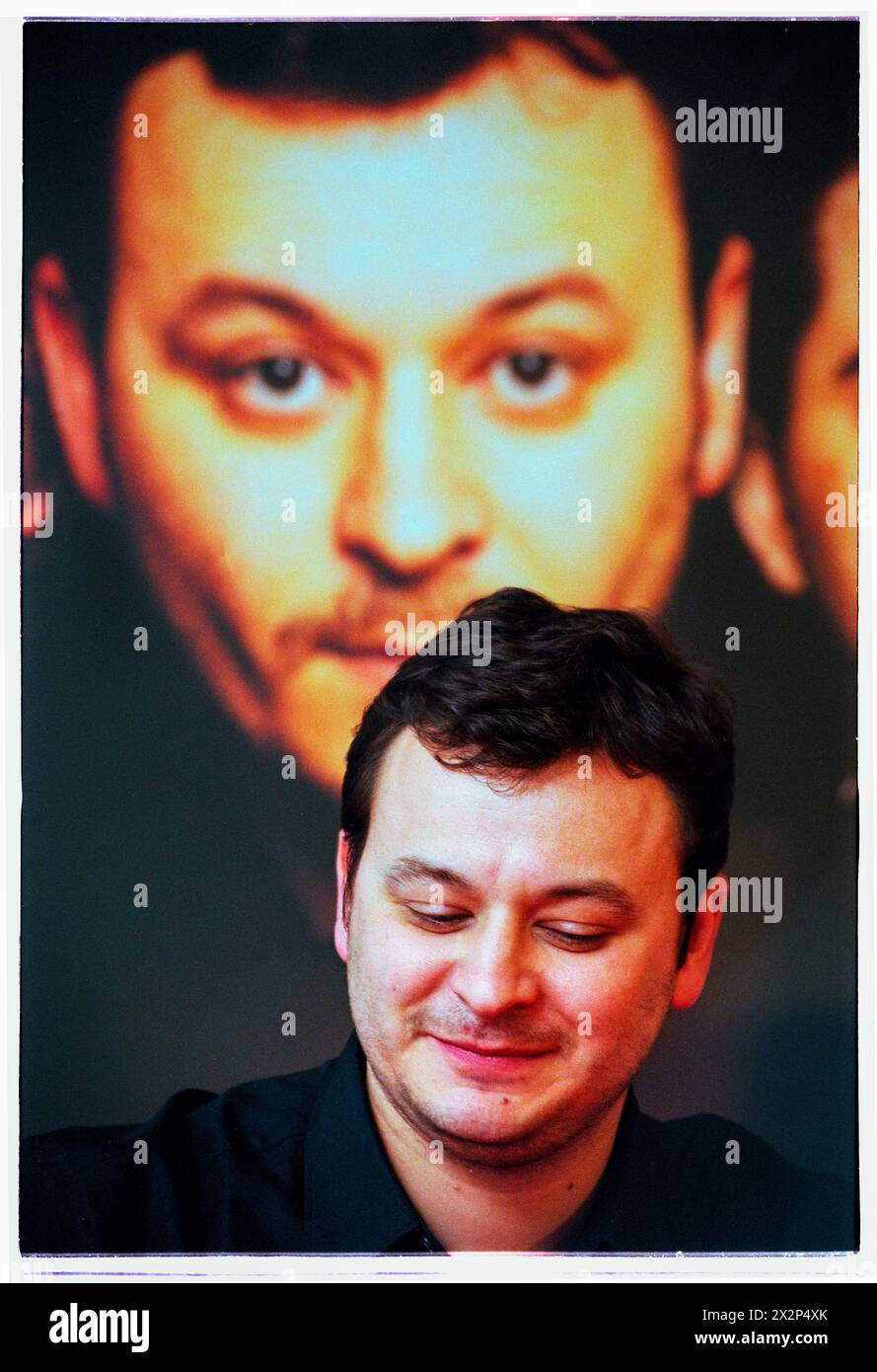 MANIC STREET PREACHERS, PRESS CONFERENCE, 1999: James Dean Bradfield of ...