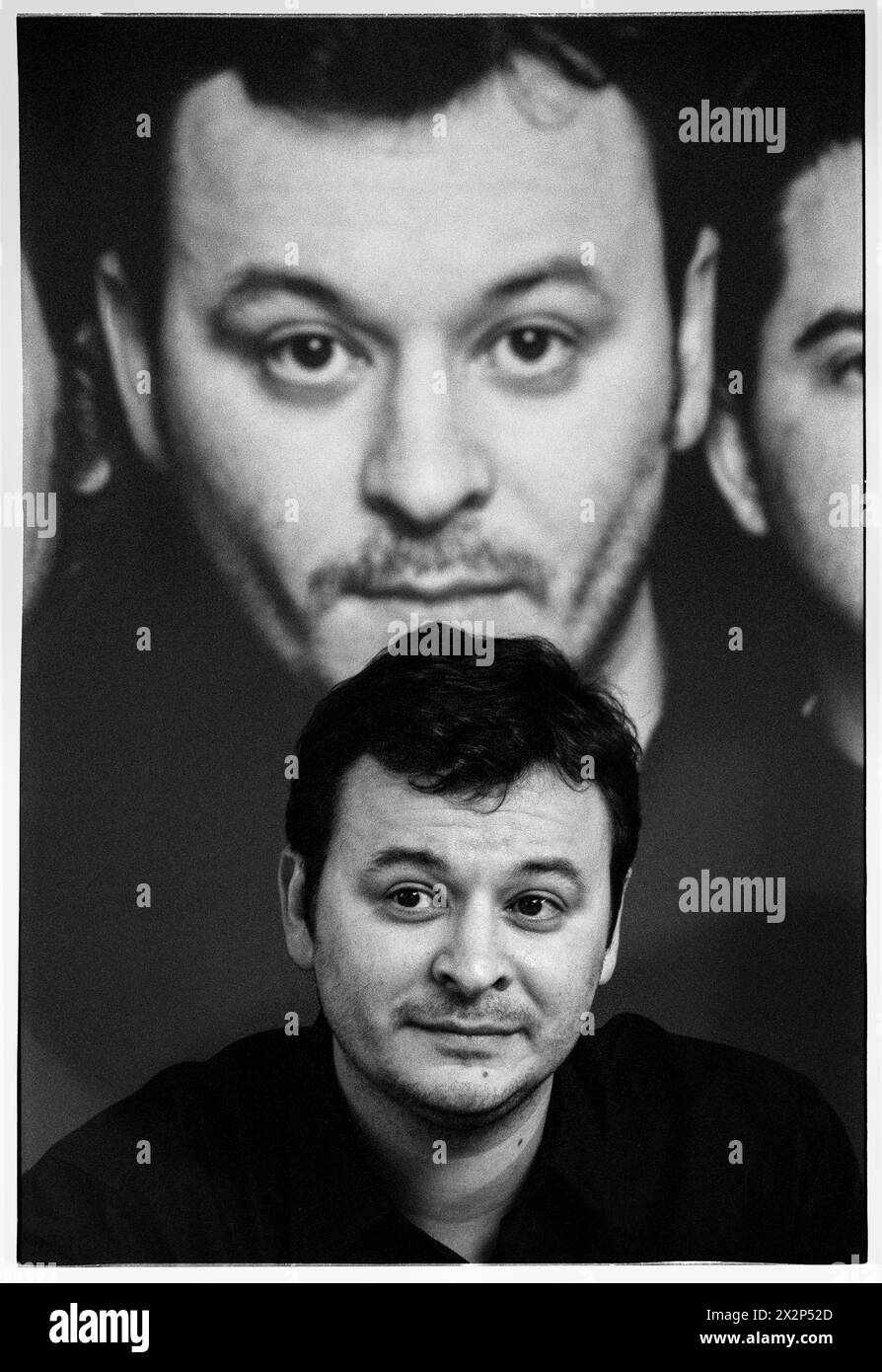 MANIC STREET PREACHERS, PRESS CONFERENCE, 1999: James Dean Bradfield of ...