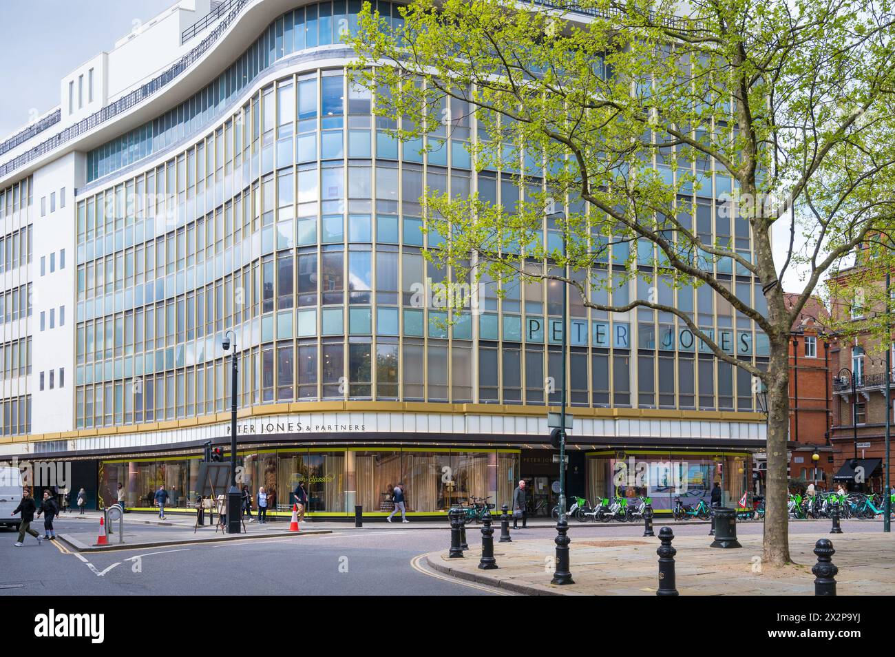Exterior of Peter Jones and Partners department store on corner of ...