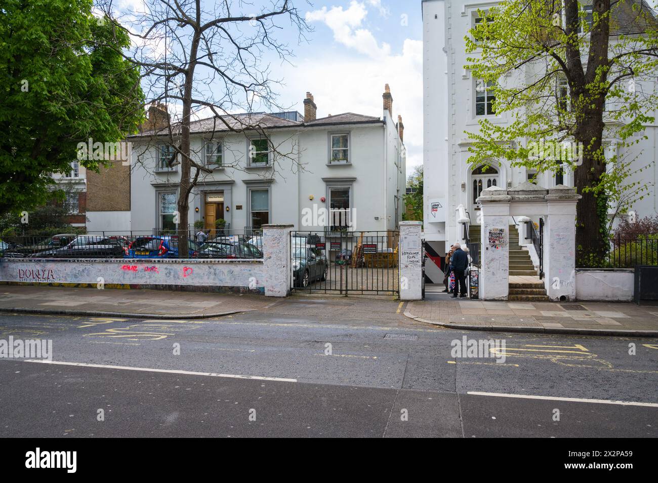 Abbey Road Studios the iconic music recording studio in St John's Wood ...